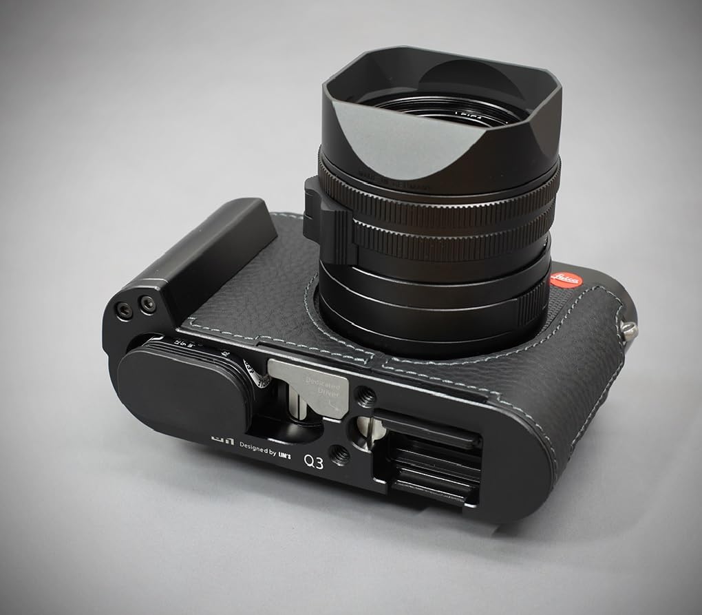 LIM'S Genuine Italy Leather Camera Half Case Metal Grip Dovetail Plate for Leica Q3 [Black]