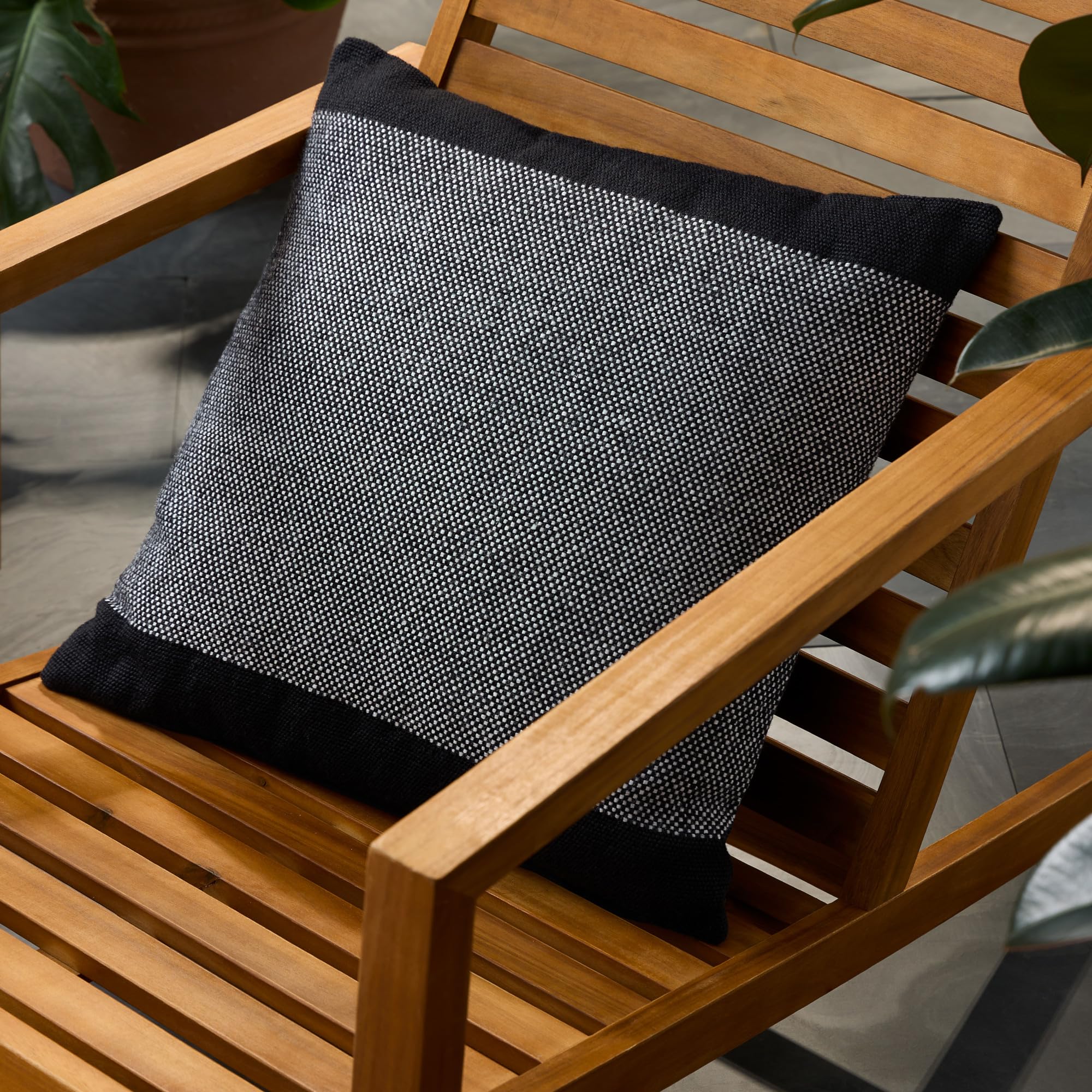 TOWN & COUNTRY TERRA Alara Indoor/Outdoor Decorative Pillow, 20"x20", Black/Ivory