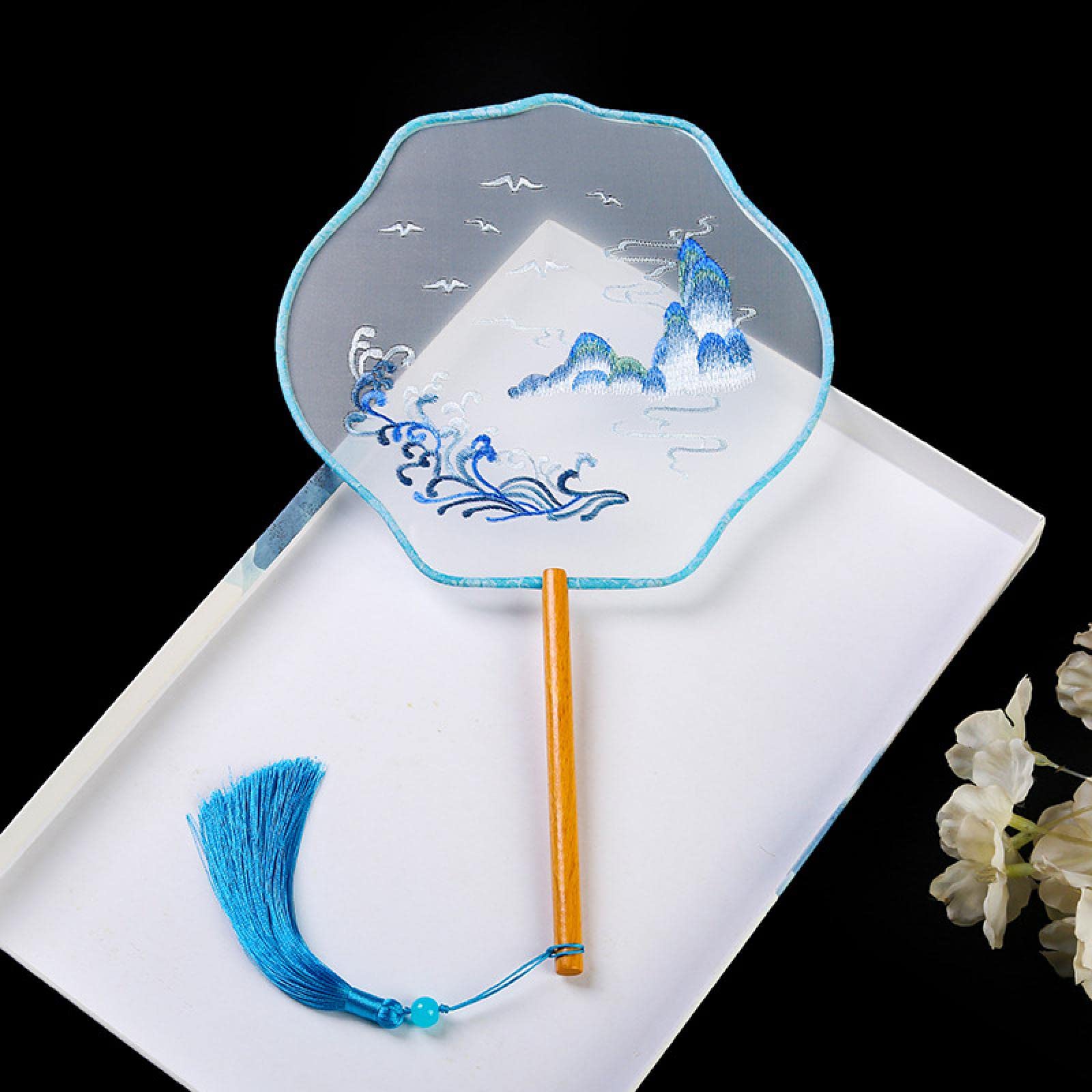 NA Tuan Fan Ancient Country Fan semi Transparent Long Handle Tassel Dance Fan Female Ancient Costume Hanfu Cheongsam Embroidered Small Round Fan æéż15cmçŽćŸçșŠ21cm Embroidery - Picturesque Landscape