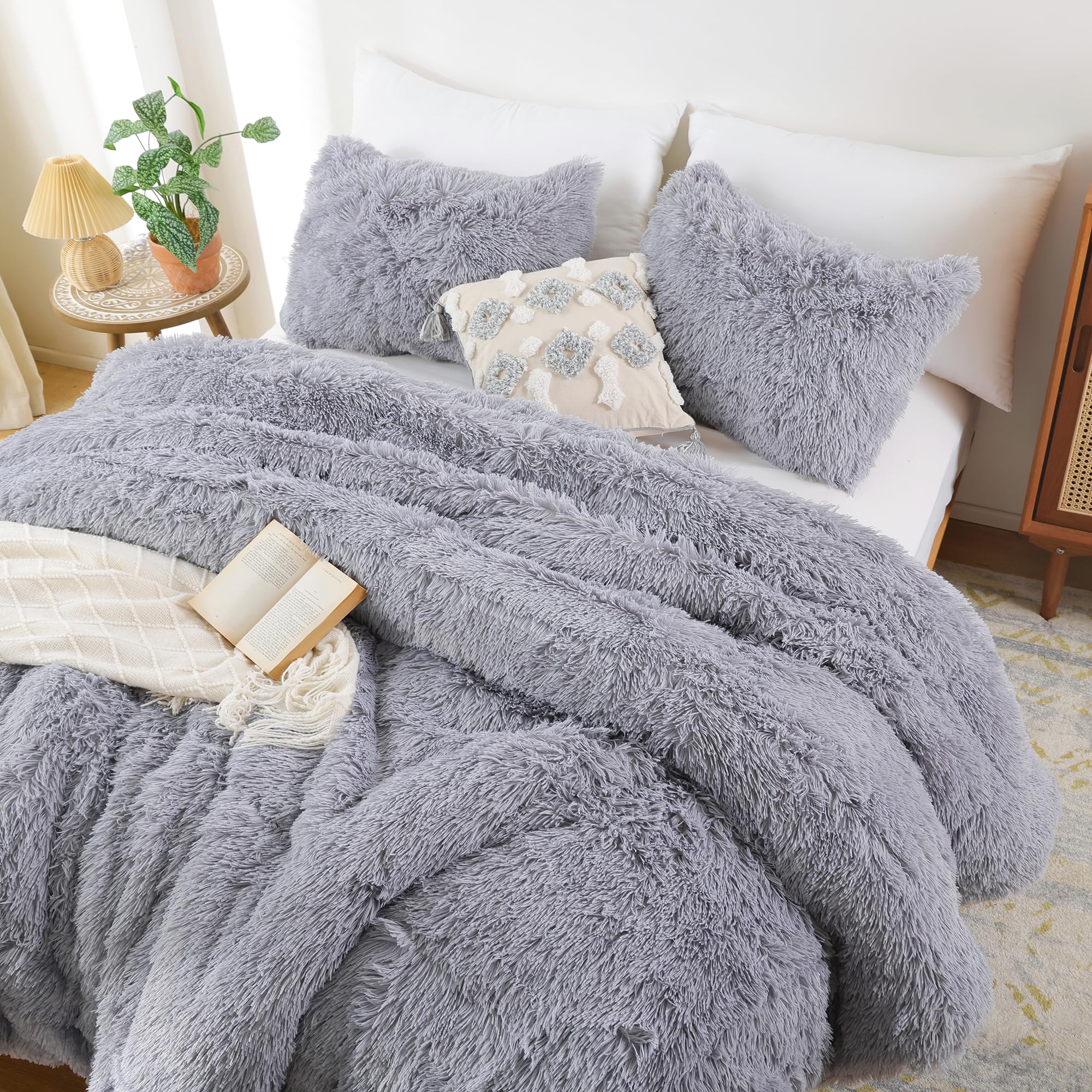 JANZAA Faux Fur Comforter,Fuzzy Queen Comforter Set,Plush Beige Comforter Set 3 Pieces Shaggy Comforter Set,Plush & Velvet Flannel Comforter (1 Queen Comforter Set+ 2 Pillow Cases)