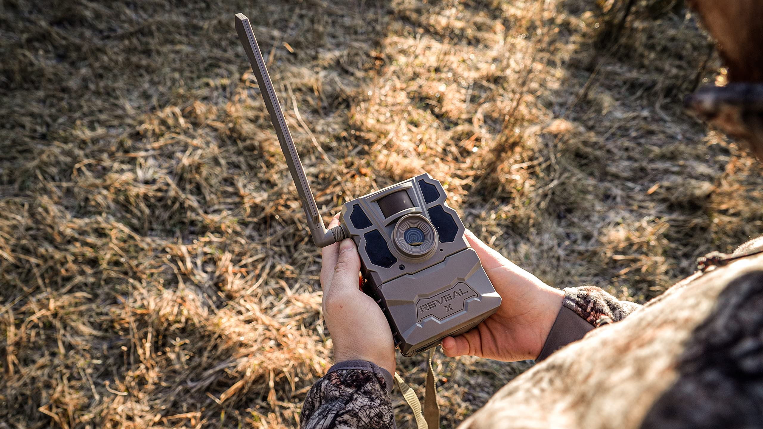 TACTACAM Reveal X Gen 2.0 LTE Cellular Trail Camera + Steel Case