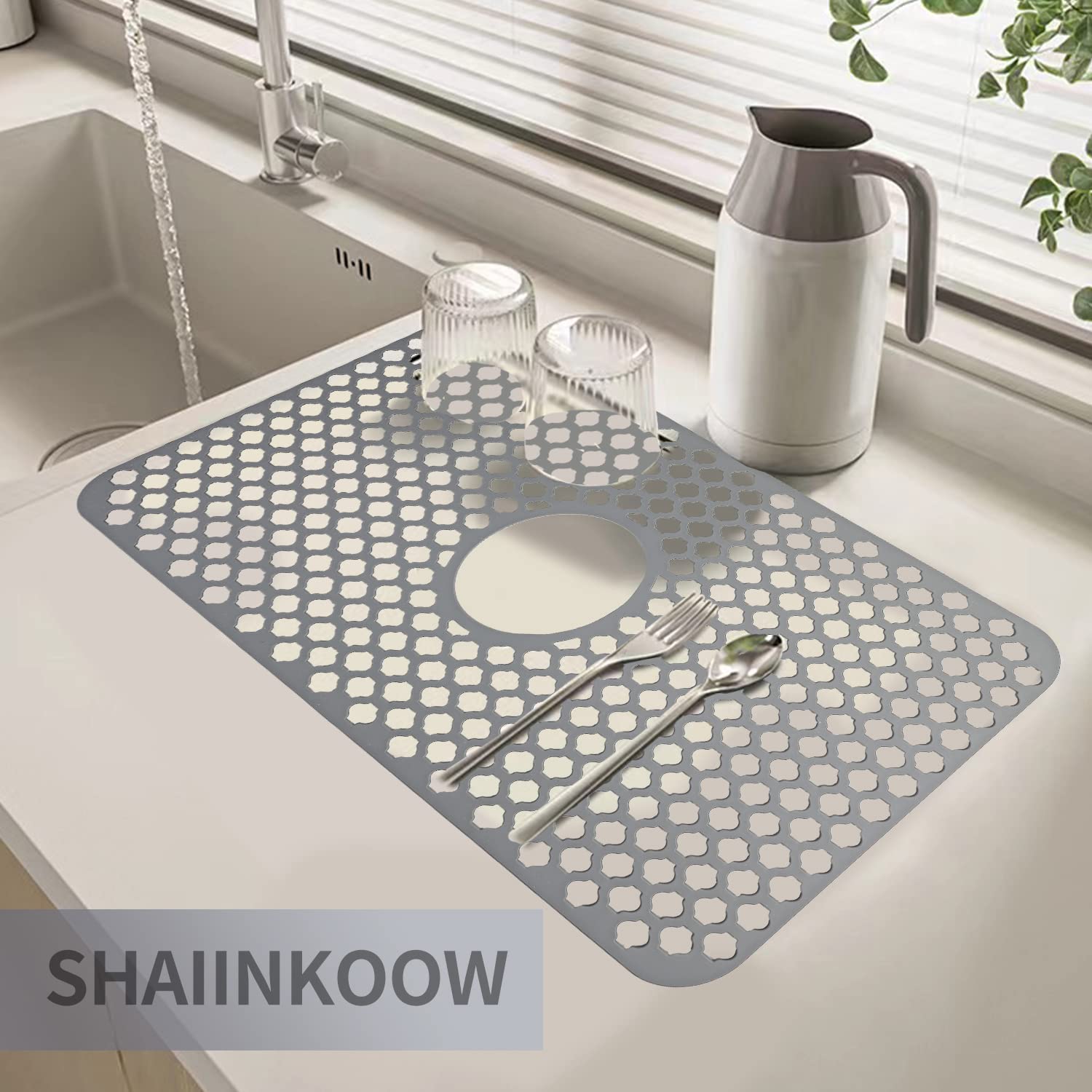 SHAIINKOOW Silicone Kitchen Sink Mat, Kitchen Sink Protector, Silicone Sink Protectors for Kitchen Sink, Kitchen Sink Mats, Sink Mats for Bottom of Kitchen Sink, (13.6" X 11.6", Centre Drain, Black)