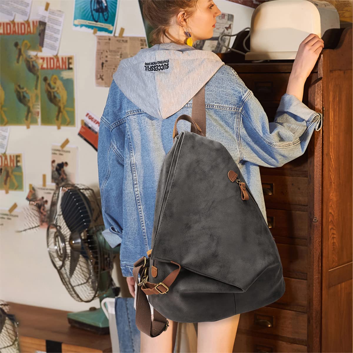 KL928 PU Leather Vintage Backpack β Large Casual Daypack Outdoor Travel Rucksack Hiking Backpacks for Men Women
