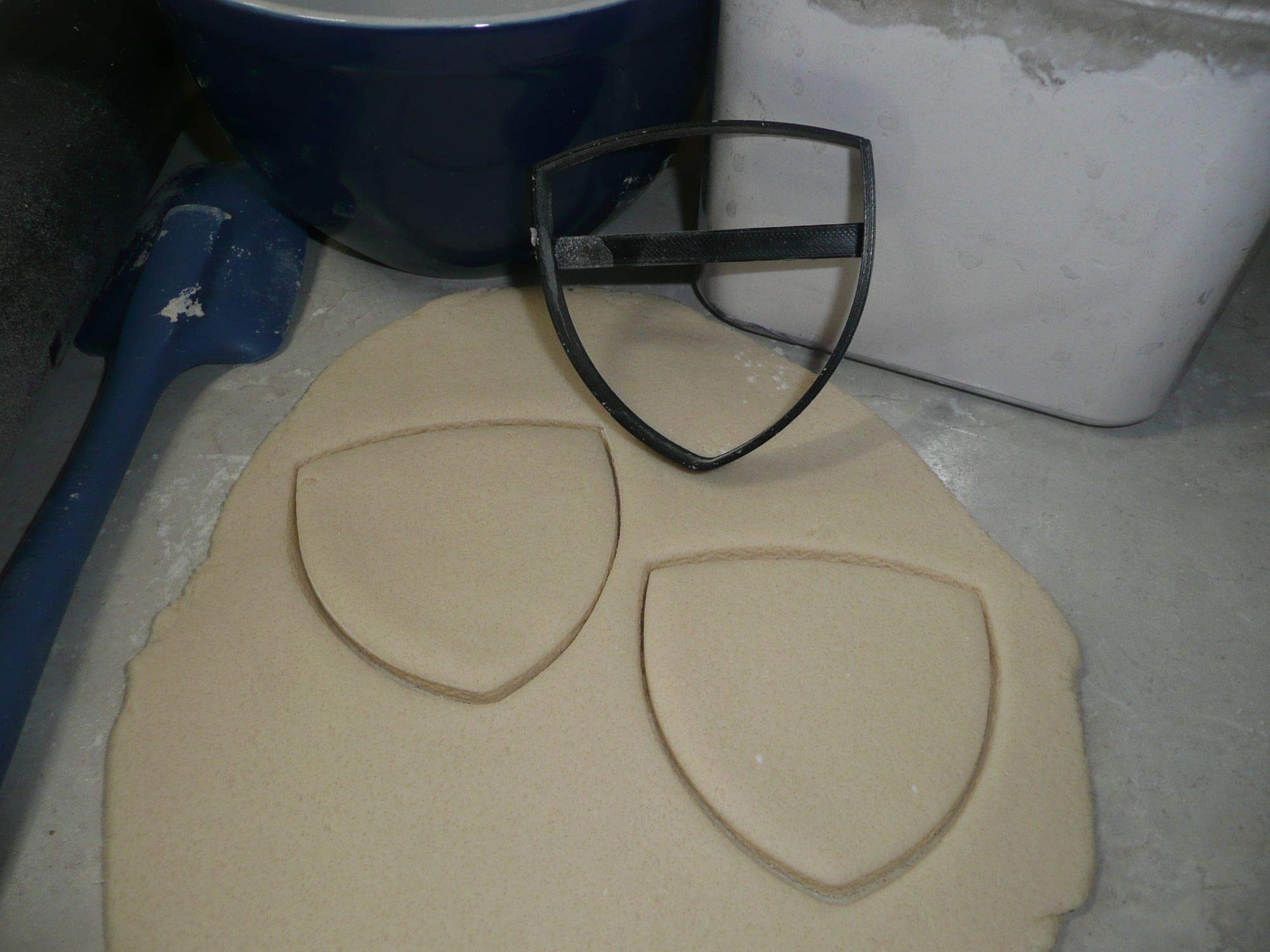 SHIELD KNIGHT GUARD PROTECTION MEDIEVAL TIMES OUTLINE COOKIE CUTTER MADE IN USA PR3175