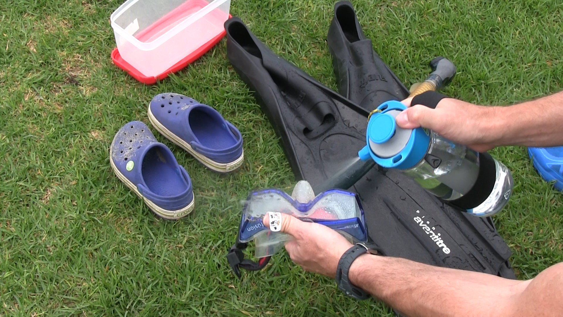 Lunatec Hydration Spray Water Bottle is a pressurized personal mister, camp shower and sport water bottle in one easy-to-use BPA free bottle.