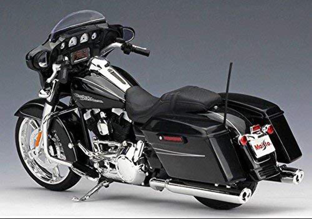 Maisto 2015 Harley Davidson Street Glide Motorcycle 1/12 Scale Pre-Built Model Black
