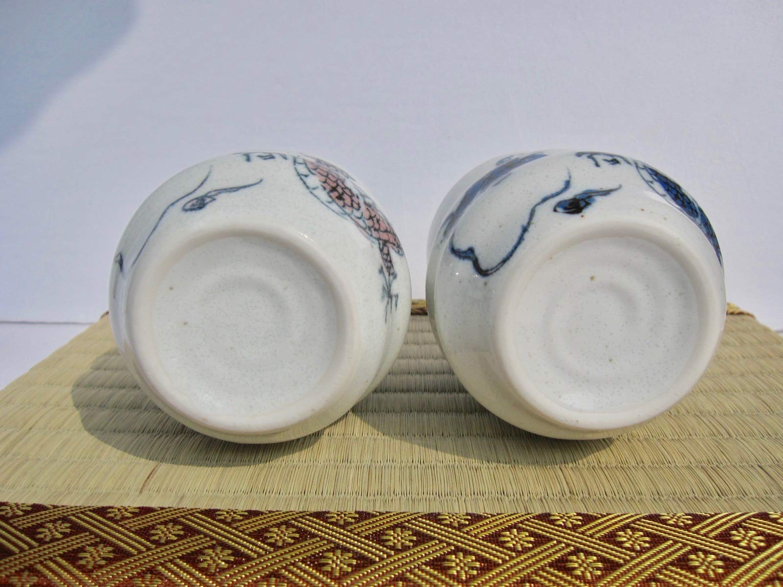 Mino Ware Japanese Sushi Yunomi Tea cups 9.47 Onces Authentic Dragon Red and Blue for Hot Green Tea Matcha Tea Bancha Set of 2 from Japan