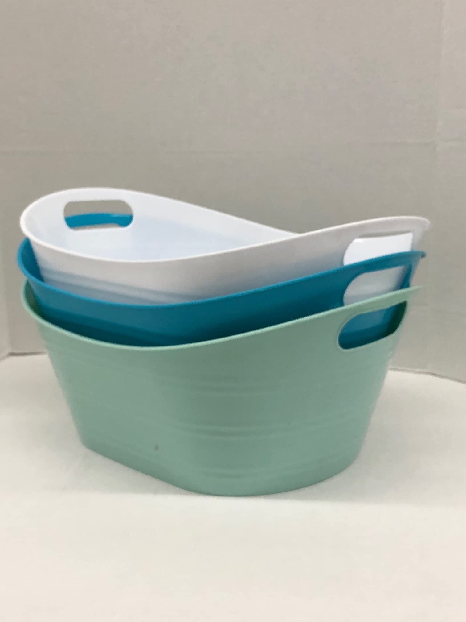 Set of 3 Flexible Oval Beverage Chilling Party Tubs with Handle 14.25x11x6.3, Multicolor