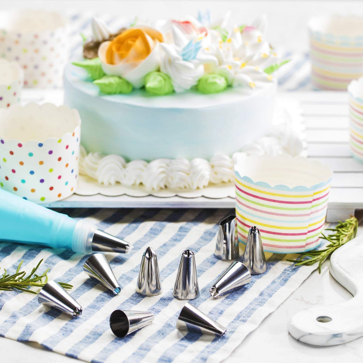 RFAQK 100PCs Icing Piping Bags and Tips Set, 12 Inch Pastry Bags with Piping Tips 48-Numbered+ Video Course + Booklet + E-book, Cake Decorating Kit for Cookie Cupcake Cake Decoration