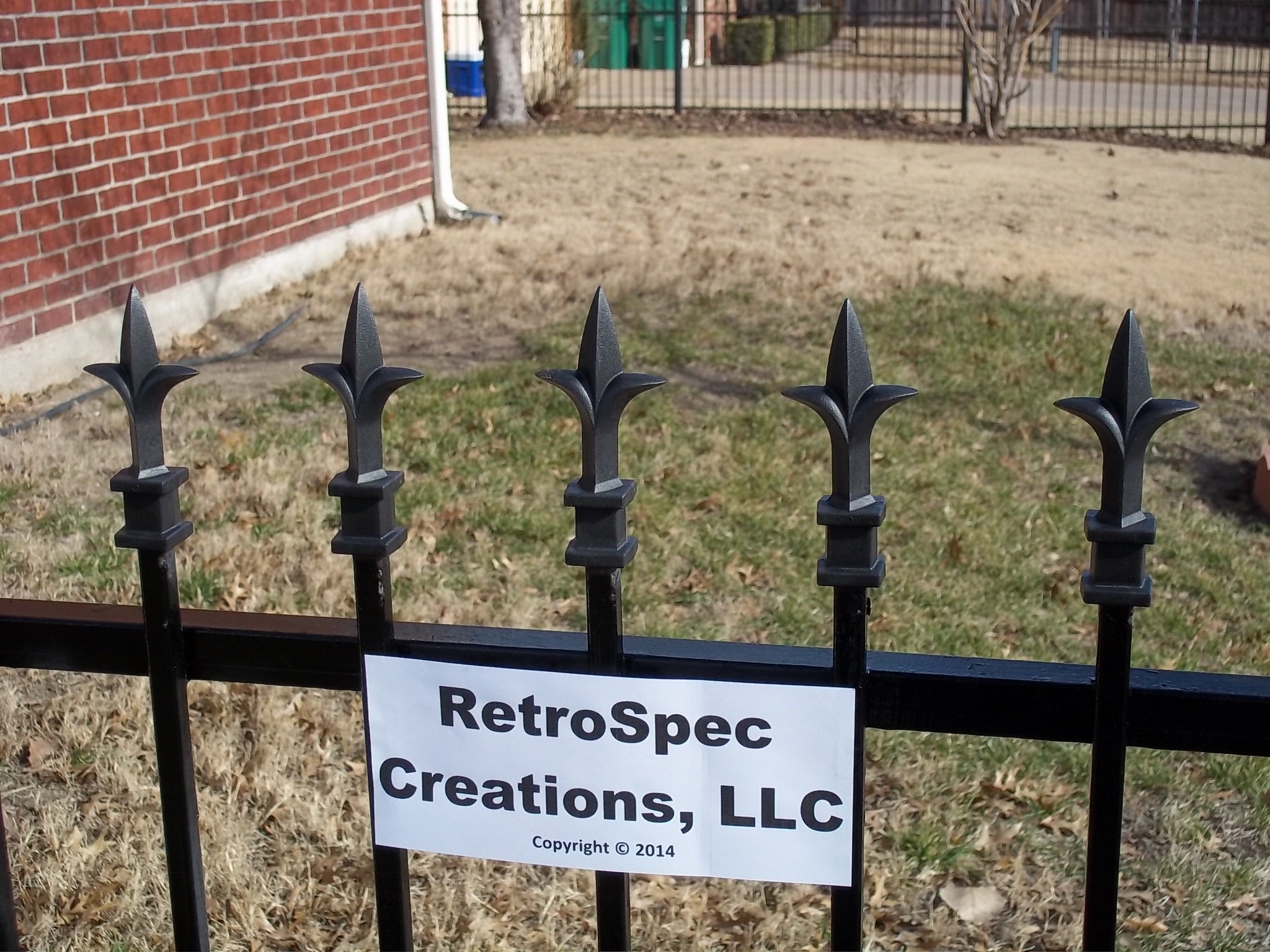 Retrospec Creations 100 Each for 1/2β Black Plastic Finial Tops for Iron Picket Fence Triad Spear β #1-50