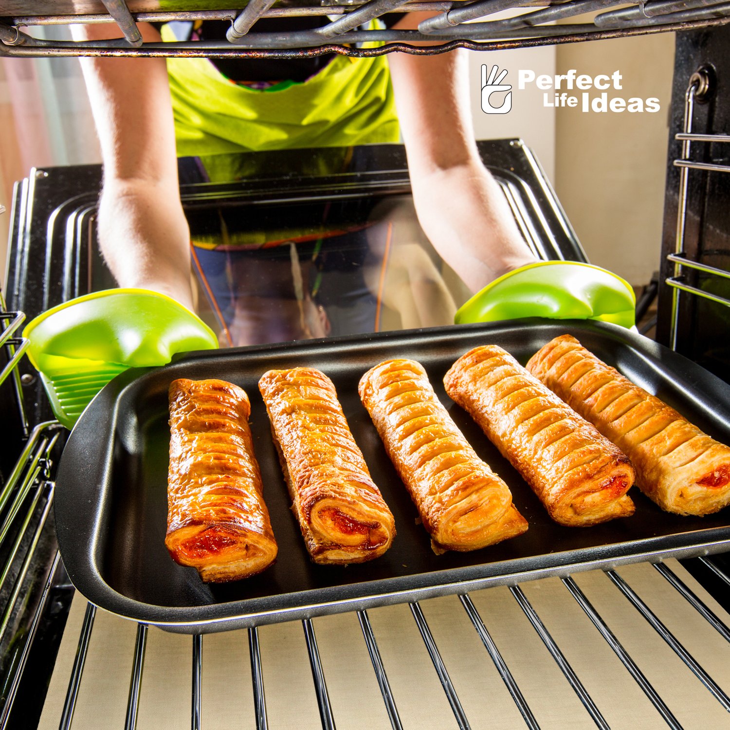 Non Stick Oven Spill Guard Oven Liner Mat. Oven Spills, Food Drippings Fall on Oven Liner - Not on Oven Floor. Forget Scrubbing Cleaning Messy Ovens. Re-sizable. By Perfect Life Ideas (1 Piece)