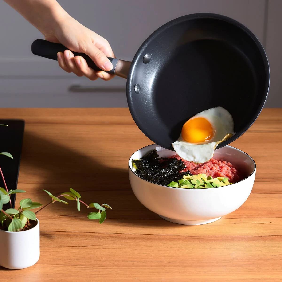 Meyer Accent Series Hard Anodized Nonstick Frying Pan/Skillet, 8 Inch, Matte Black