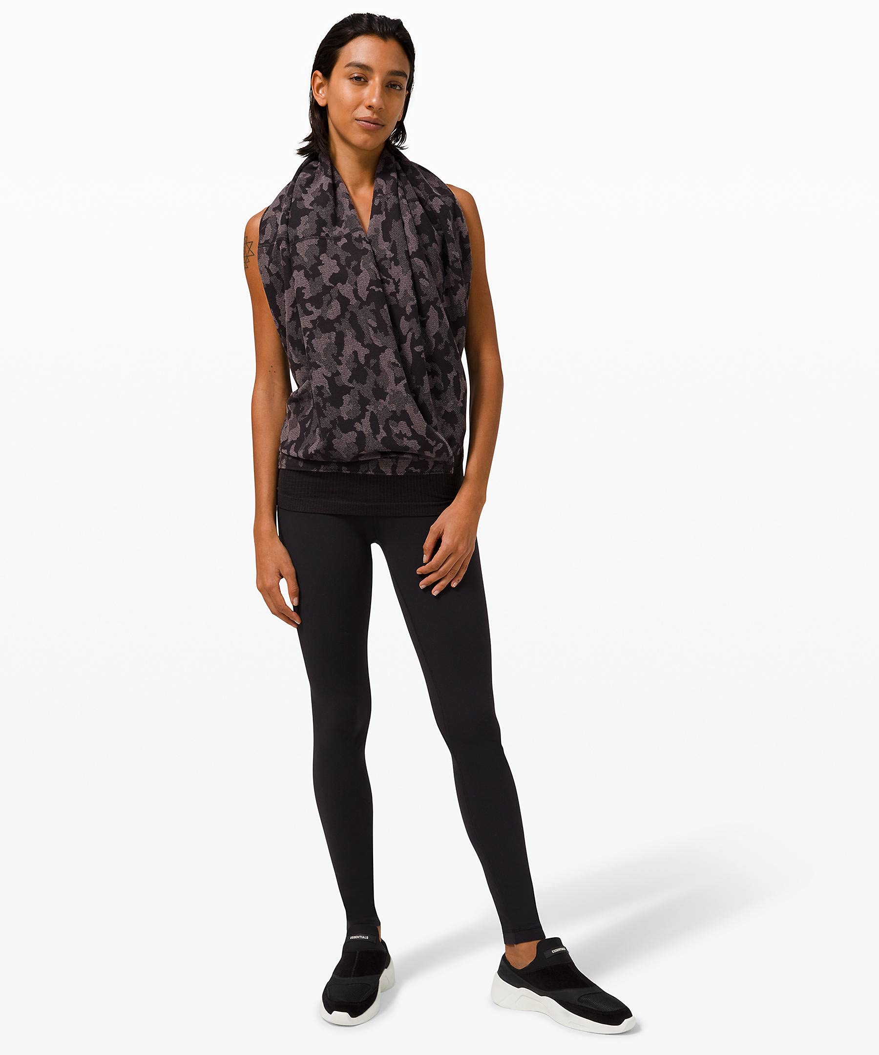 Lululemon Athletica Vinyasa Scarf (Heritage Camo Jacquard Black Lunar Rock Rulu), Large
