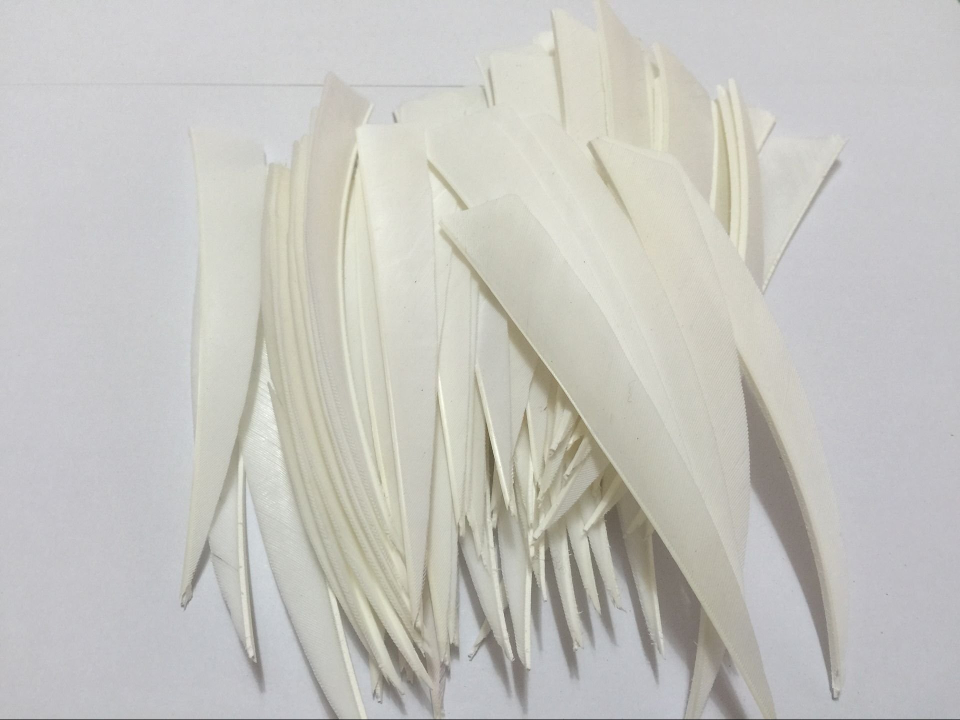 JIEXI HWYP Archery Fletches 5" Turkey Feather Shielded Shape Pack of 100 (White, Left Wing)