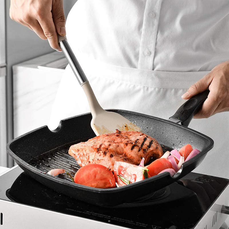 Kitchen Cooking Utensils Set, Non-Stick Silicone Essential Kitchen Accessories, 13 piece Cookware Gadgets with Spatulas, Spoons, Soup Ladle, whisk, Tongs, Pasta Server, Egg Brush (Black)