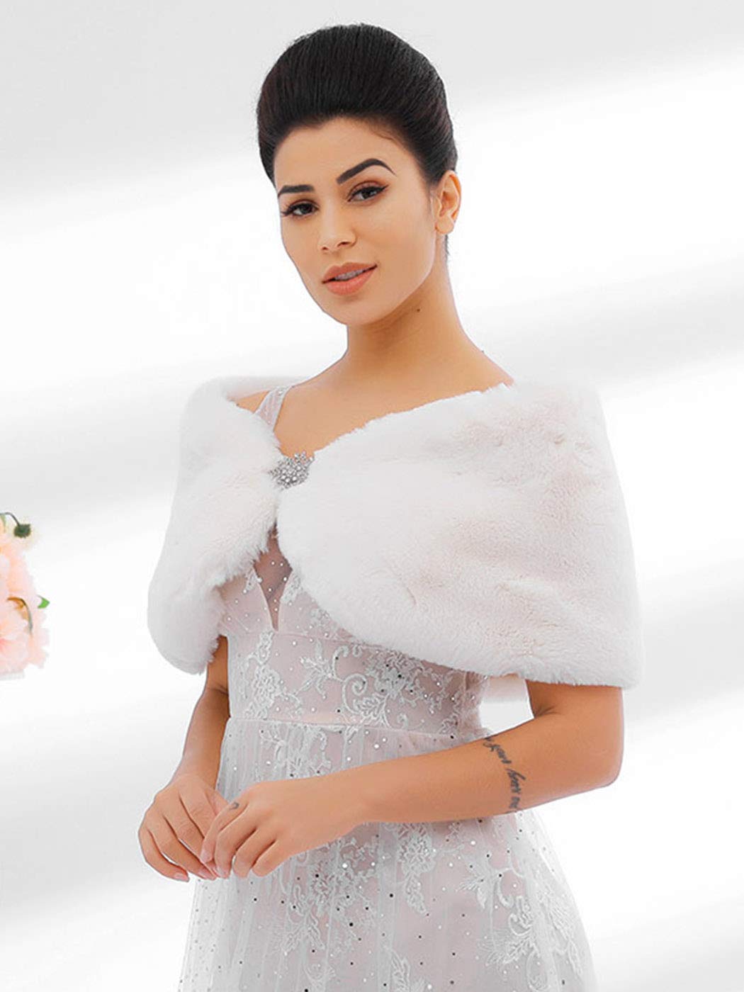 JAKAWIN Women’s Faux Rabbit Fur Wraps and Shawls Bride Wedding Fur Stole Bridal Fur Shrug for Women (S-M,White)
