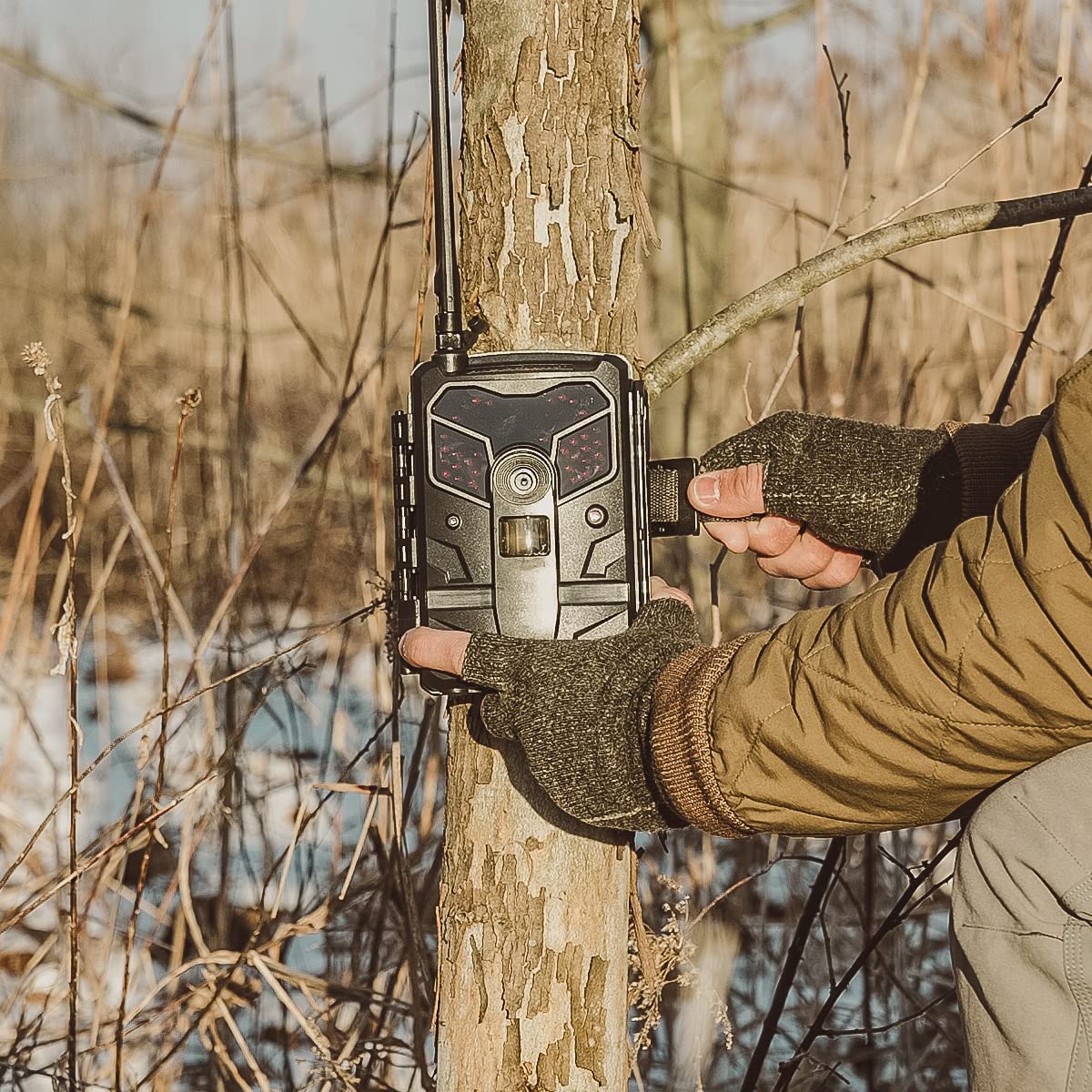 Moultrie Mobile Exo Cellular Trail Camera | Verizon | 18MP Resolution + Tree Mount