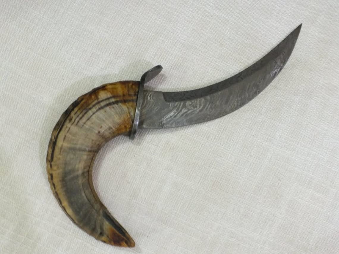 PSK73 - Handmade Damascus Knife Hunting knife 100% Handmade Damascus, Handle Ram Horn