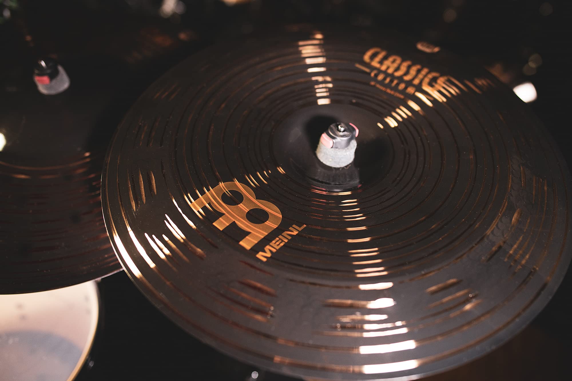 Meinl Cymbals Classics Custom Heavy Dark 18" China Cymbal for Drum Set β Made in Germany β B12 Bronze, 2-Year Warranty (CC18HDACH)