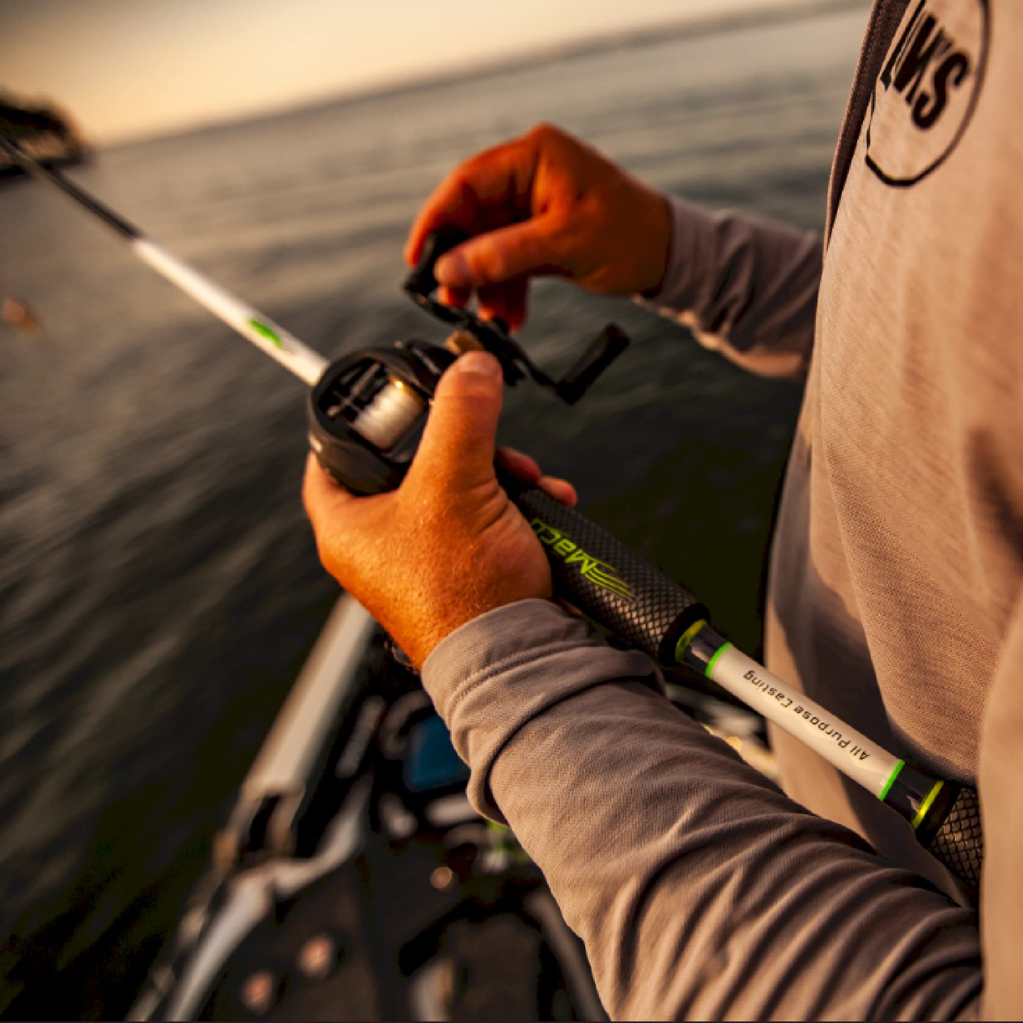 Lew's Mach 7'2"-1 Medium Heavy IM7 Jigging Casting Rod