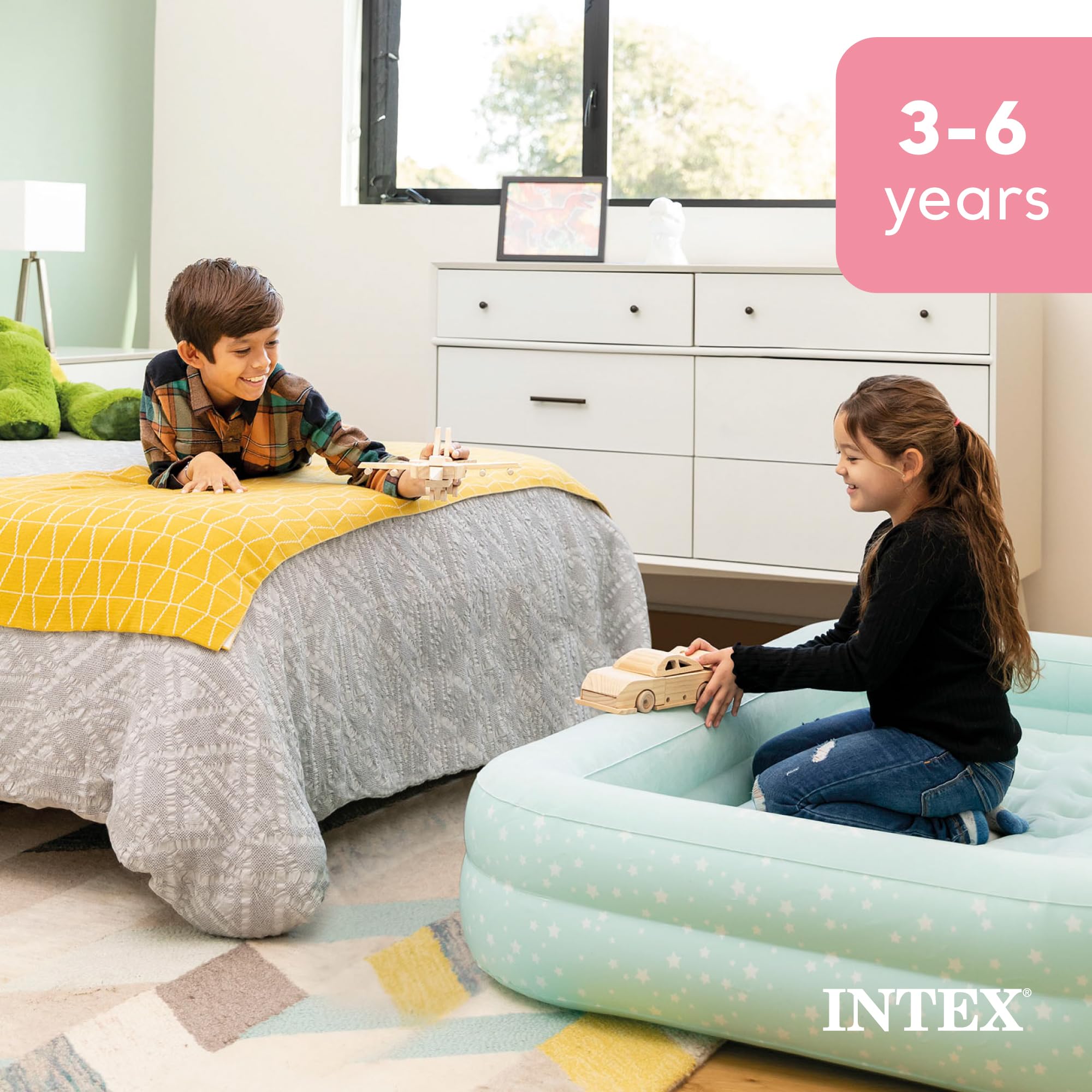 Intex 66810EP Inflatable Kidz Travel Bed Set: Includes Hand Pump and Carry Bag β Removable Mattress β Quick Inflation β Indoor Use β 28" x 52 x 4