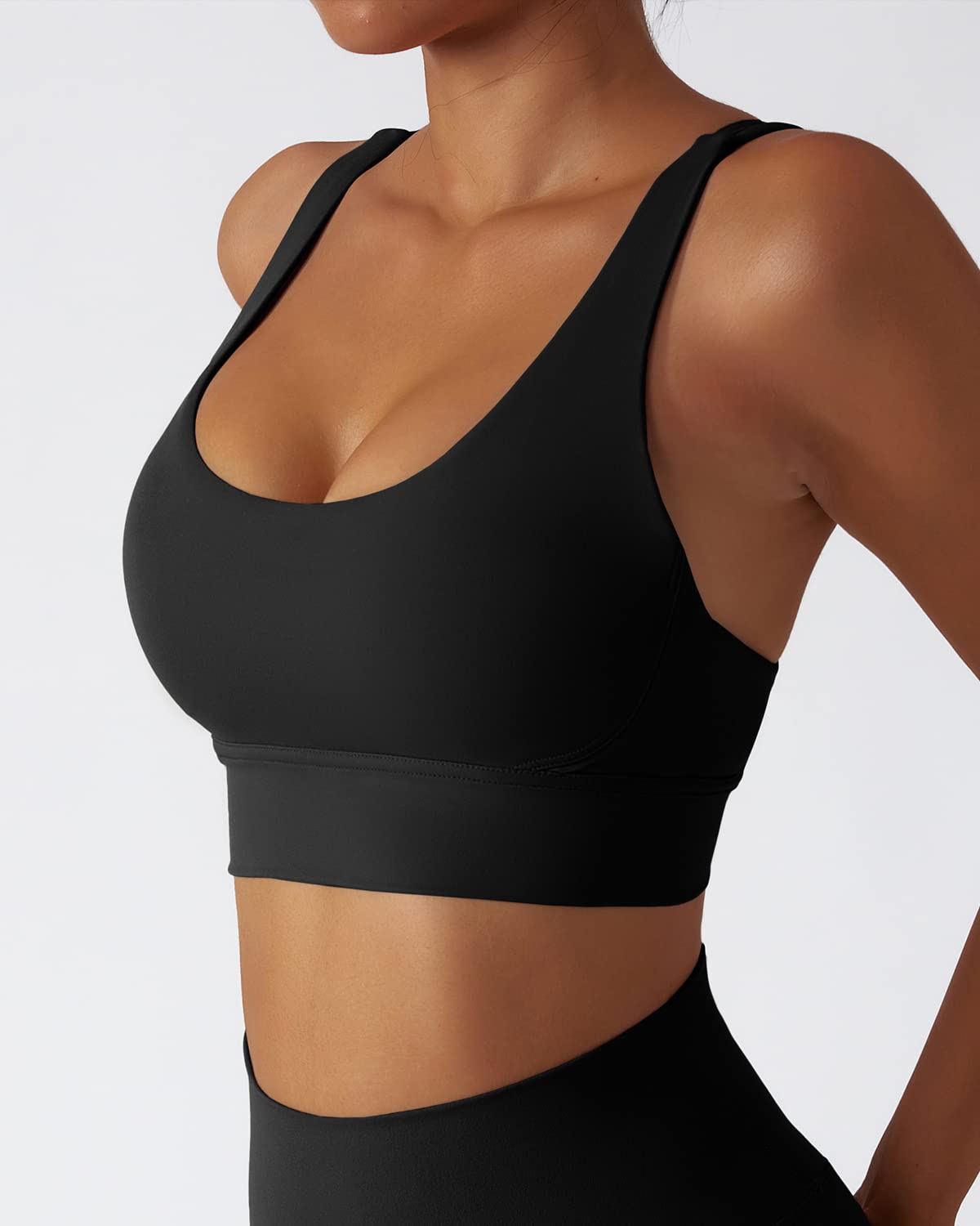 QINSEN Black Sports Bra for Women U Neck Workout Running Supportive Strappy Crop Tops L