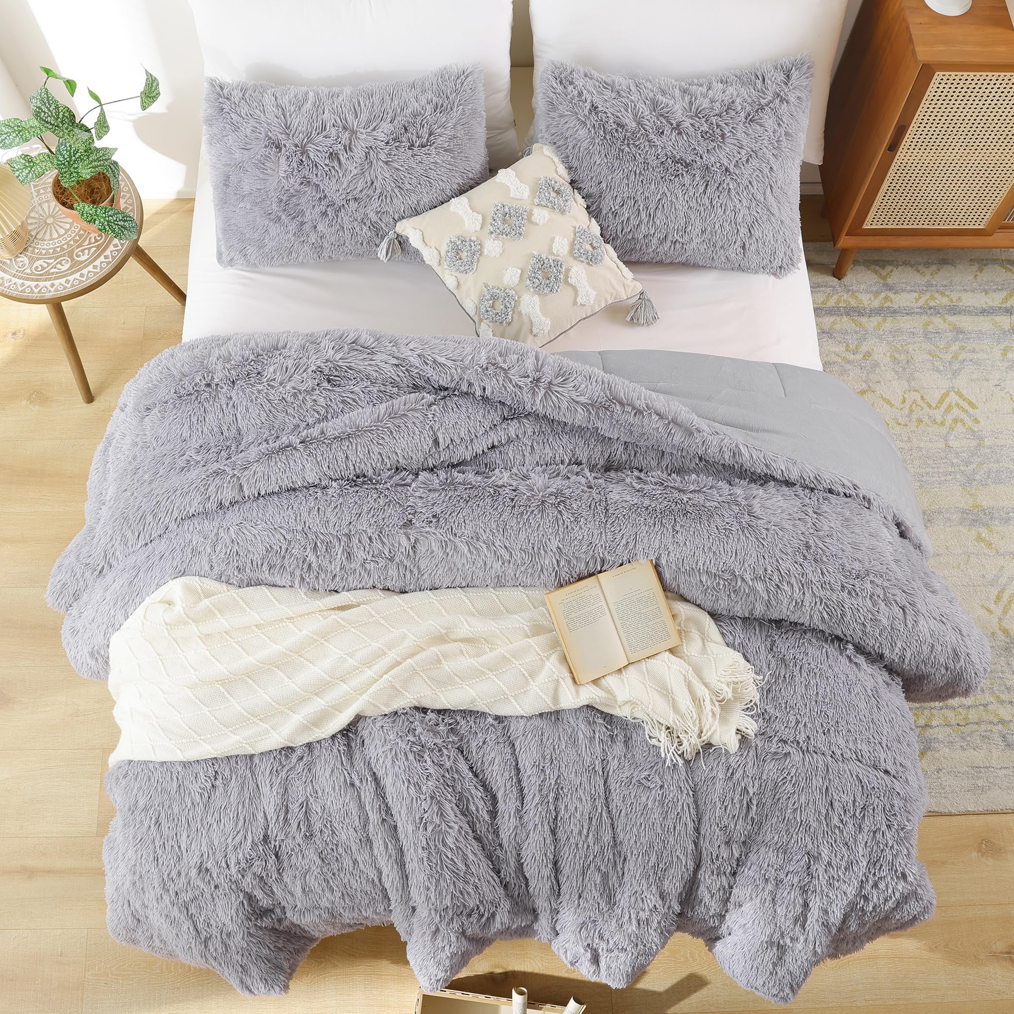 JANZAA Faux Fur Comforter,Fuzzy Queen Comforter Set,Plush Beige Comforter Set 3 Pieces Shaggy Comforter Set,Plush & Velvet Flannel Comforter (1 Queen Comforter Set+ 2 Pillow Cases)
