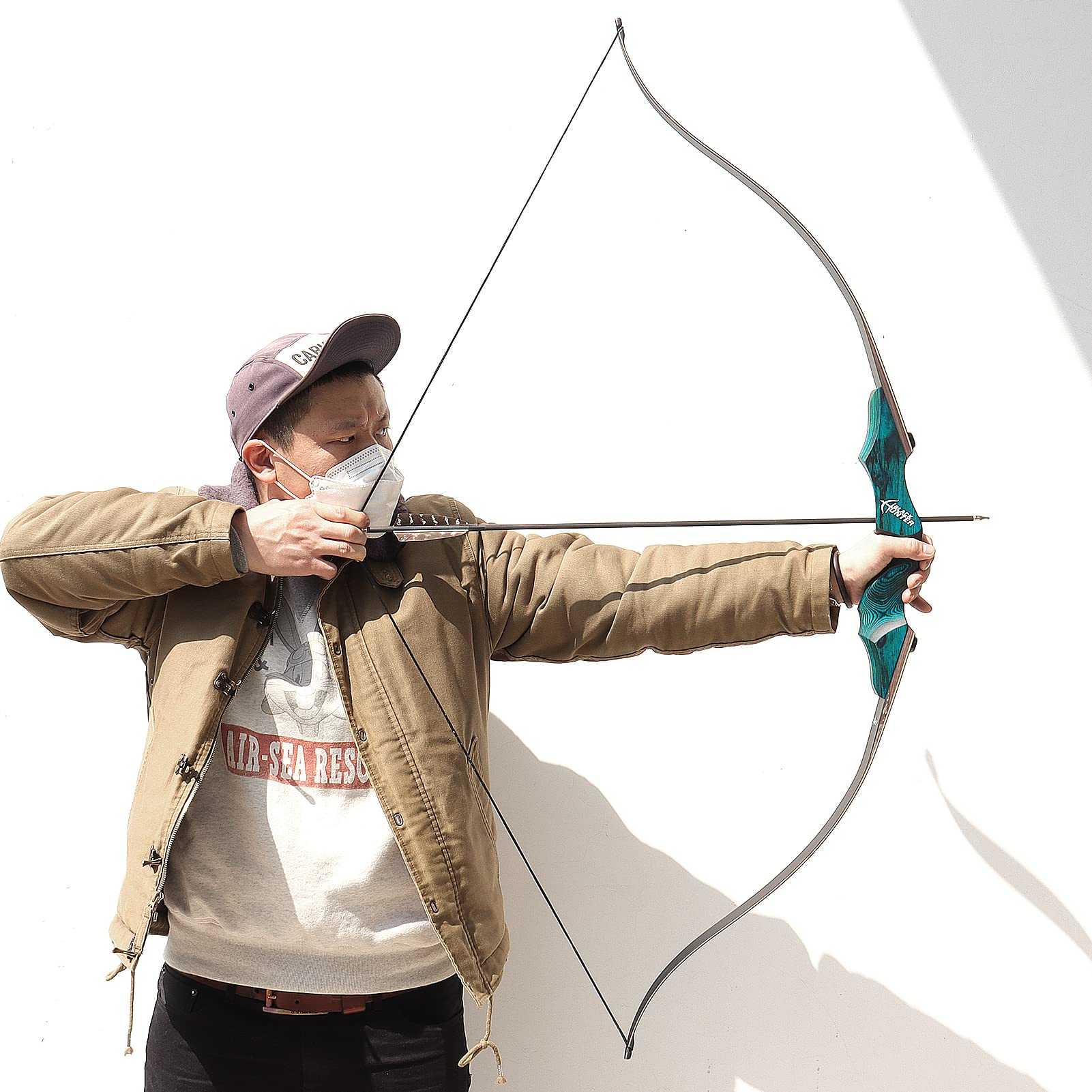 OBTOUTDOOR Black Hunter Original Recurve Bows Bow and Arrow for Adults Hunting Bow Archery Bow 60" 20-60lbs Right Hand Wooden Riser with Mixed Carbon Arrows for Shooting Hunting Competition (20lbs)