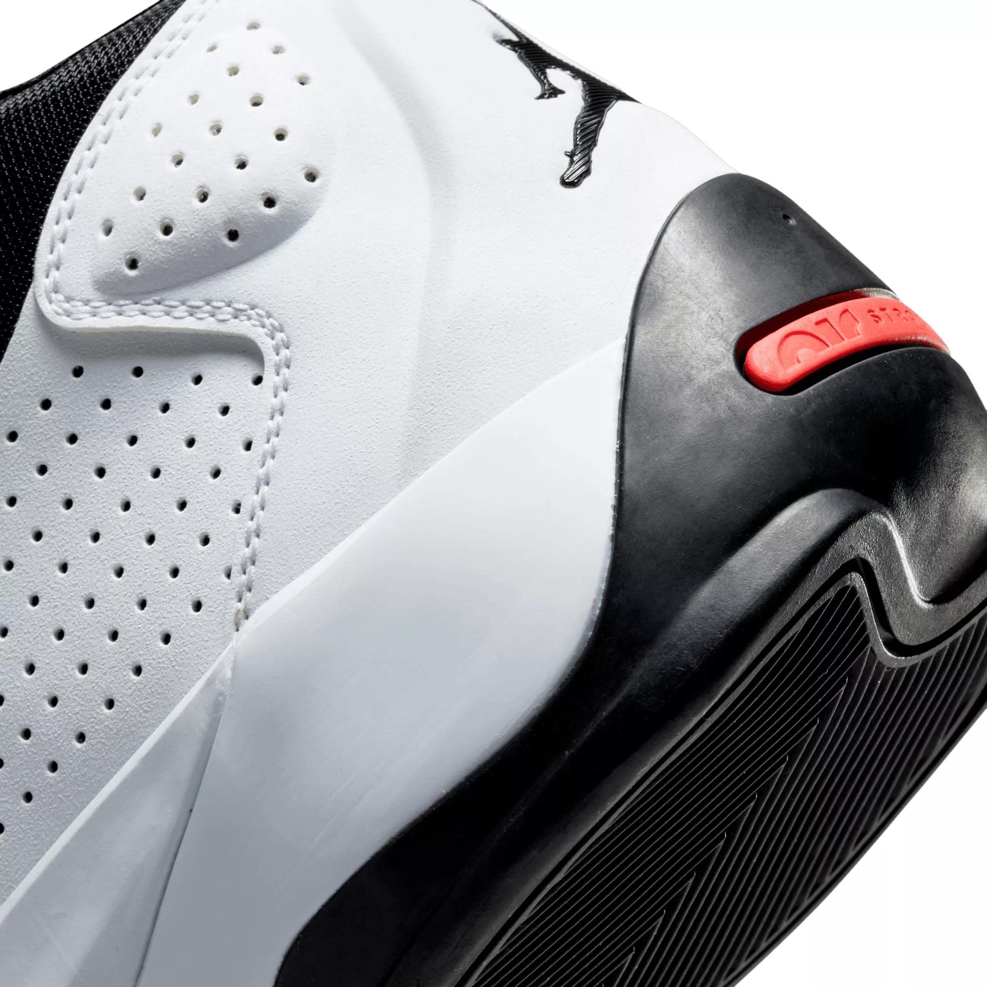 Jordan Boy's Jordan Zion 2 (Big Kid) Black/White/Green Strike/Bright Crimson 4.5 Big Kid M