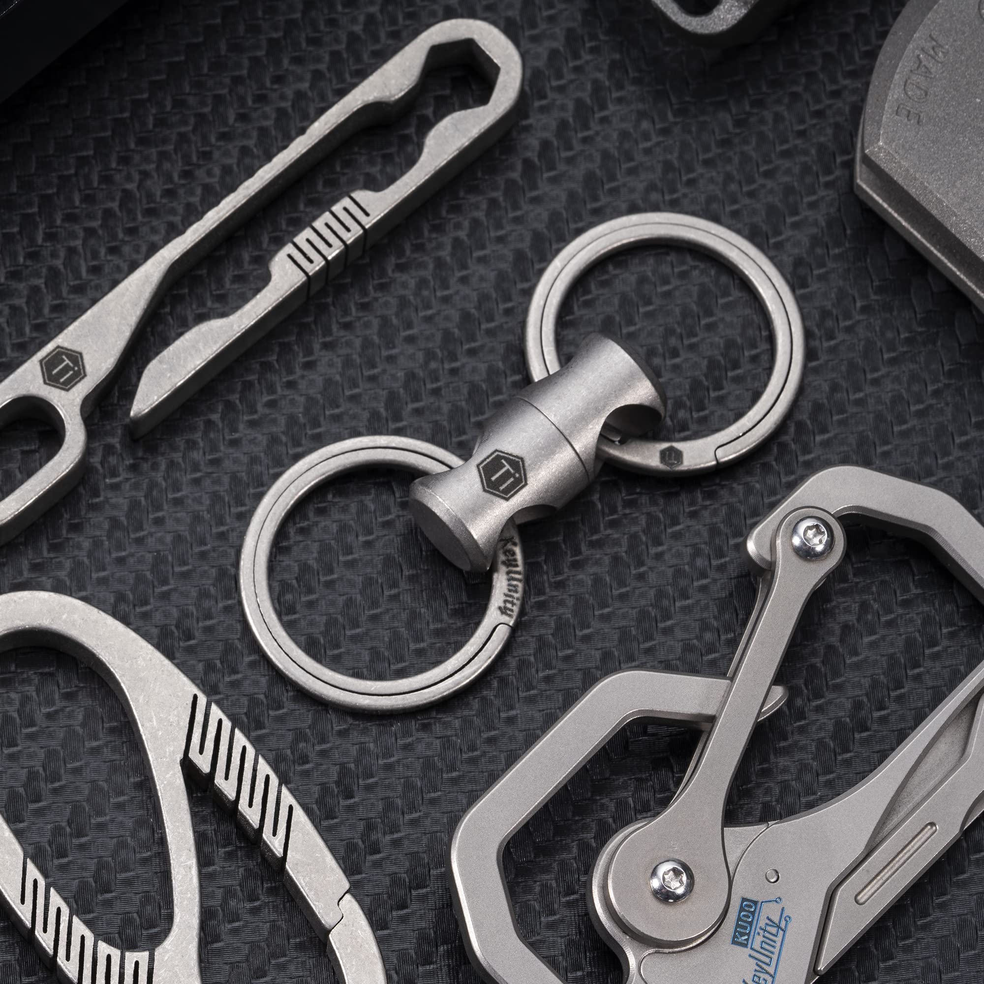 KeyUnity KA15 Double-end Swivel Keychain Key Ring Connector, Titanium Rotatable Key Organizer Linker for Carabiner, Wind Chime, Plant, DIY Accessory (Sandblasted)