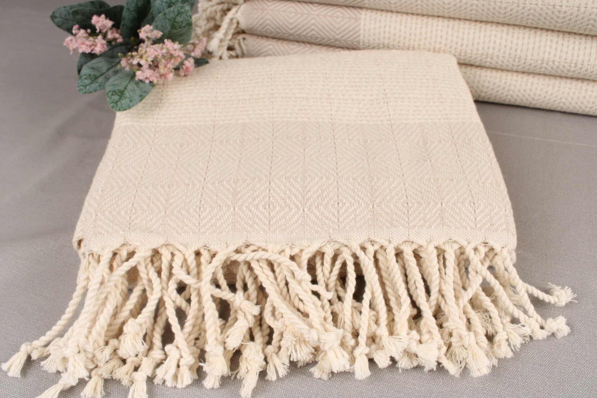 kayra export Turkish Towel, 40x71 Oversized Beach Towels - Beach Blanket 100% Cotton Quick Drying Compact, Soft and Absorbent Travel Towel Gifts for Adults Beach Accessories - Diamond (Beige)