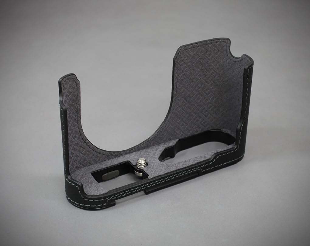 LIM'S Genuine Italy Leather Camera Half Case Metal Grip Dovetail Plate for Leica Q3 [Black]