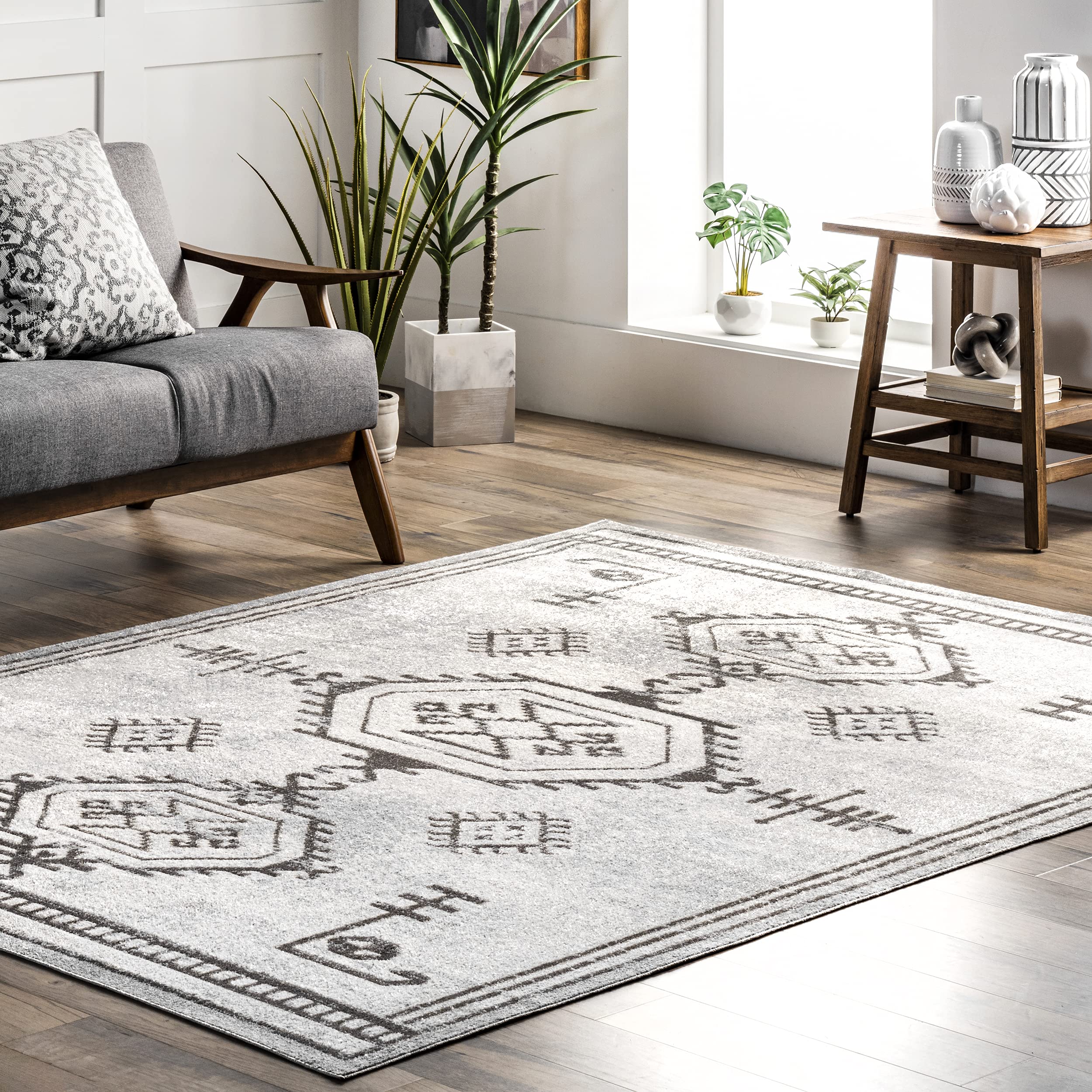 nuLOOM Kyleigh Machine Washable Southwestern Area Rug, 5x8, Light Grey