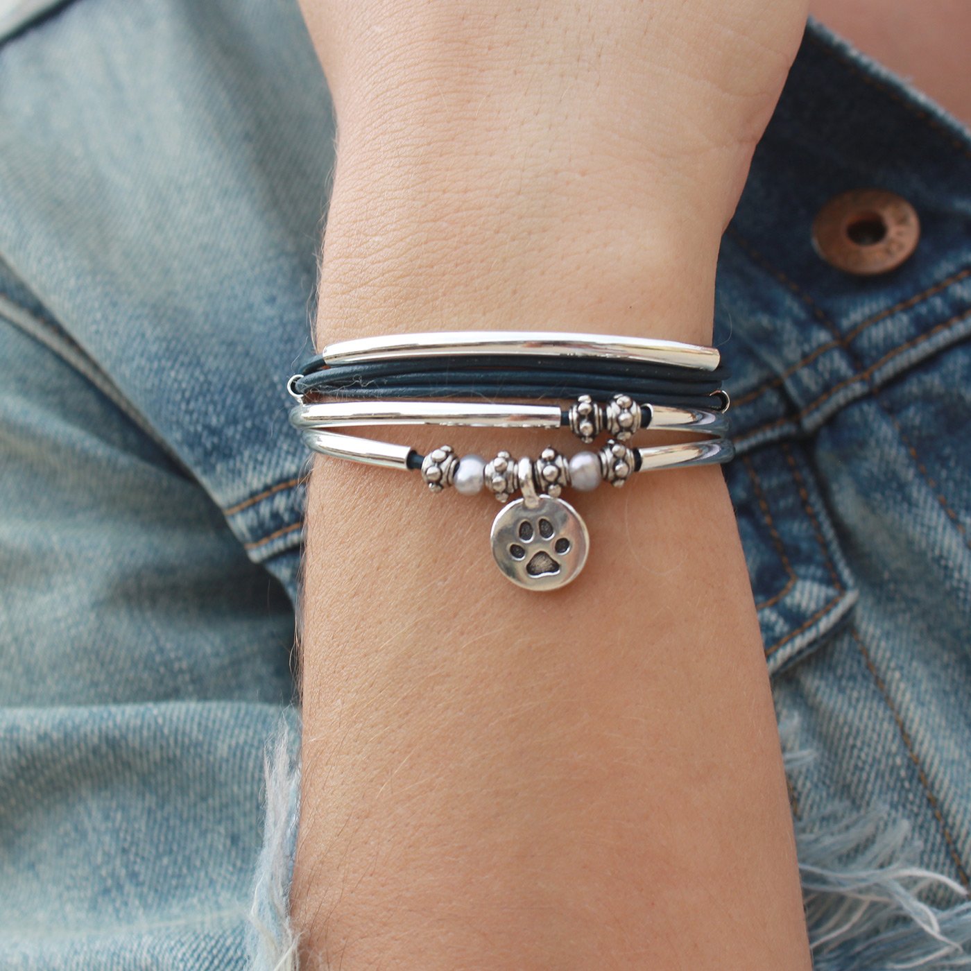 Lizzy James Charmer Gloss Navy Leather Wrap Bracelet Necklace w Paw Charm in Silver with Freshwater Pearls (Large)
