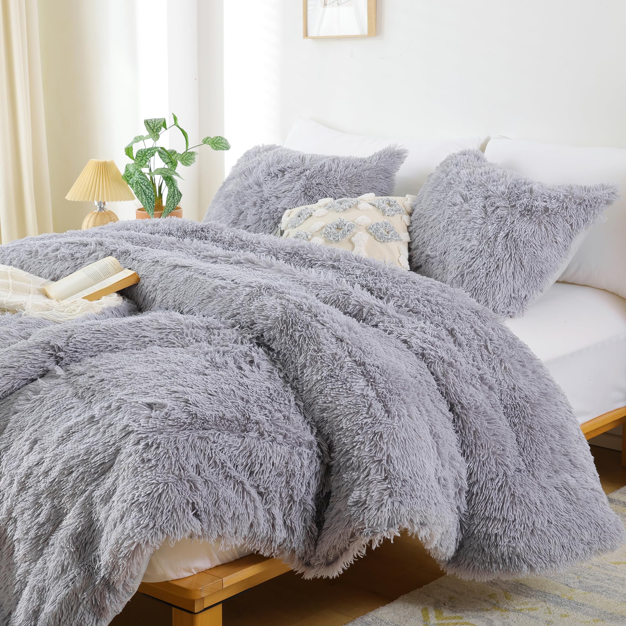 JANZAA Faux Fur Comforter,Fuzzy Queen Comforter Set,Plush Beige Comforter Set 3 Pieces Shaggy Comforter Set,Plush & Velvet Flannel Comforter (1 Queen Comforter Set+ 2 Pillow Cases)