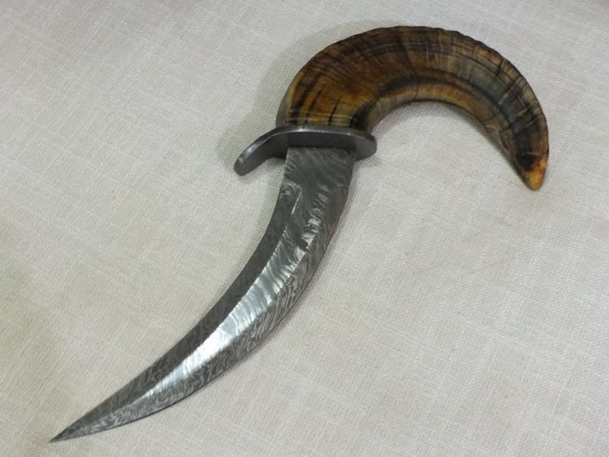 PSK73 - Handmade Damascus Knife Hunting knife 100% Handmade Damascus, Handle Ram Horn