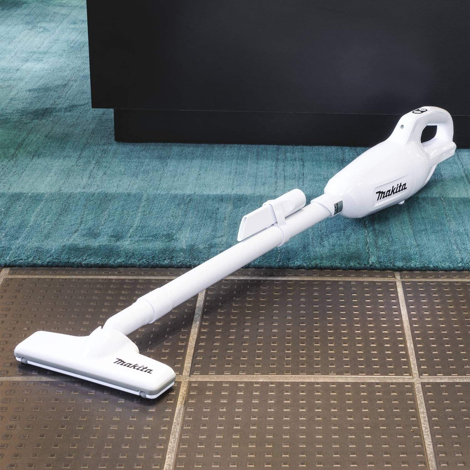 Makita LC08ZW 12V Max CXT Lithium-Ion Cordless Vacuum, Tool Only