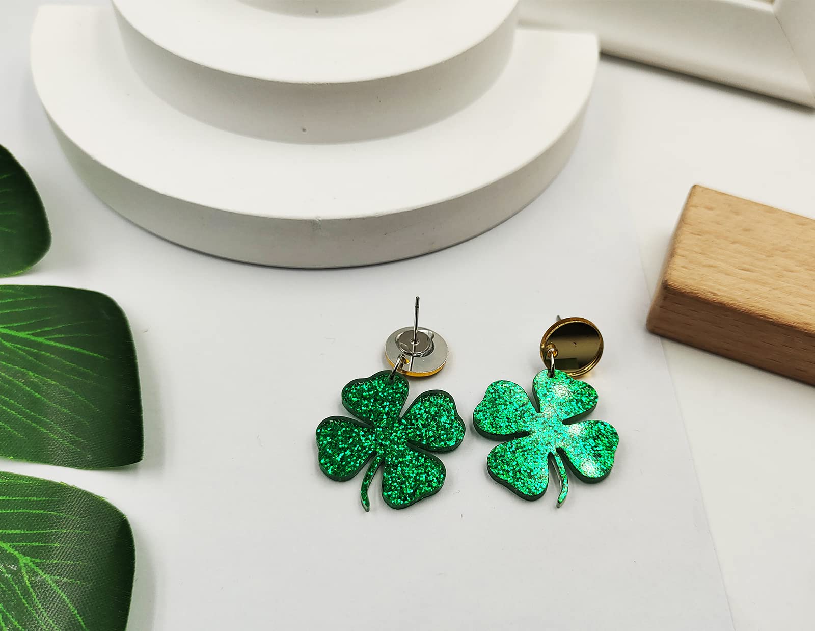 St. Patrick's Day Earrings for Women,Irish Shamrock Acrylic Dangle Earrings, Green Hat Clover Horseshoe Drop Earrings for Irish Festival (A)