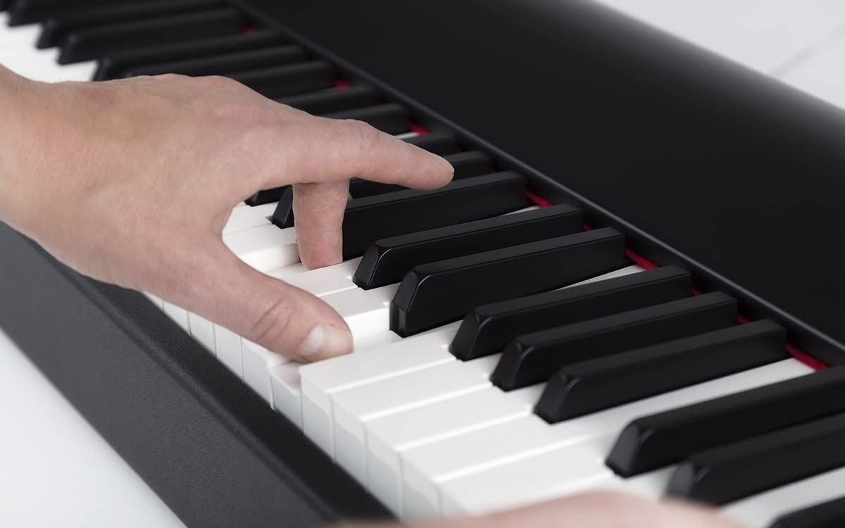 M-Audio Hammer 88 - USB MIDI Keyboard Controller with 88 Hammer Action Piano Style Keys Including A Studio Grade Recording Software Suite