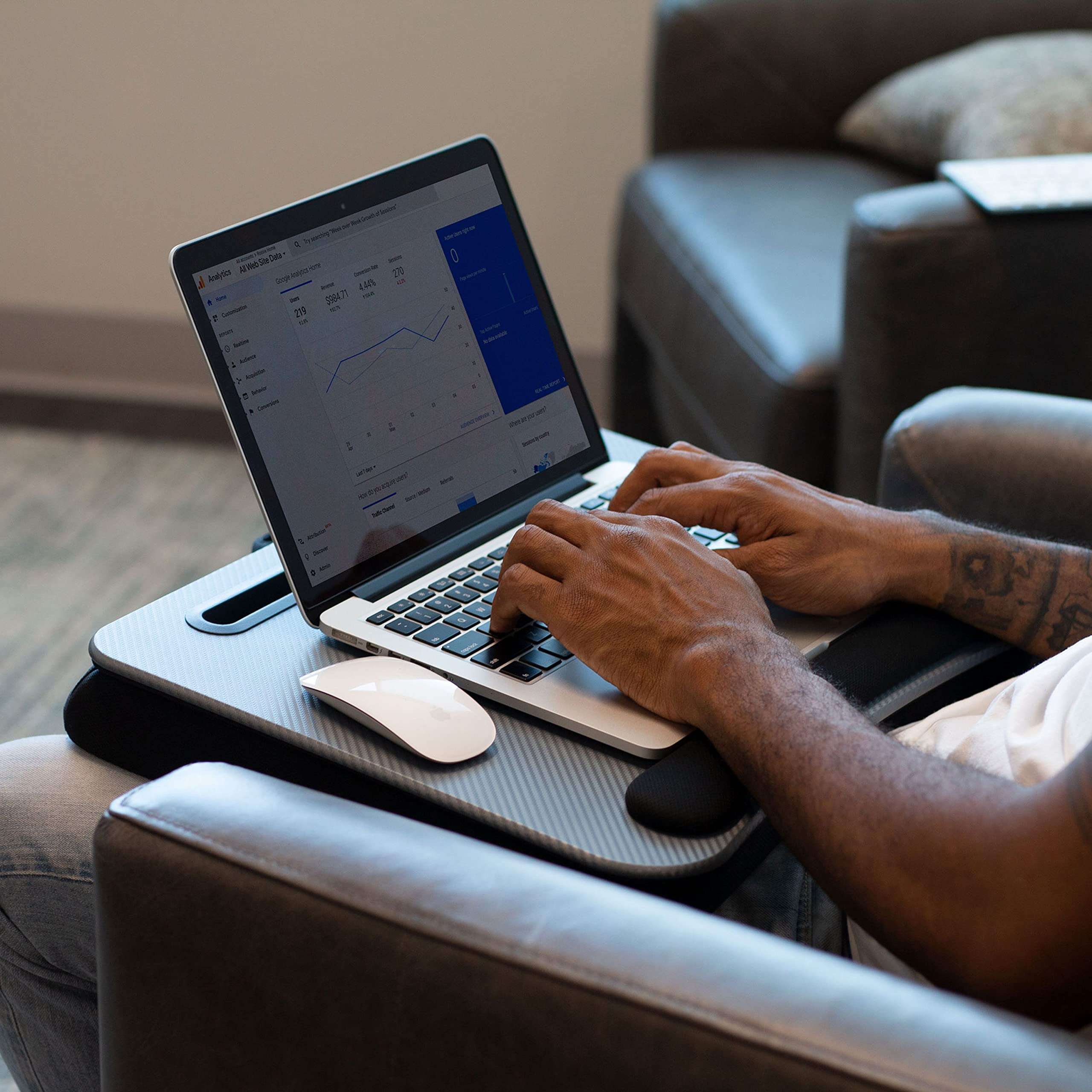 LAPGEAR Memory Foam Lap Desk with Wrist Rest and Media Slot - Large - Silver Carbon - Fits up to 17.3 Inch Laptops and Most Tablets - Style No. 91365
