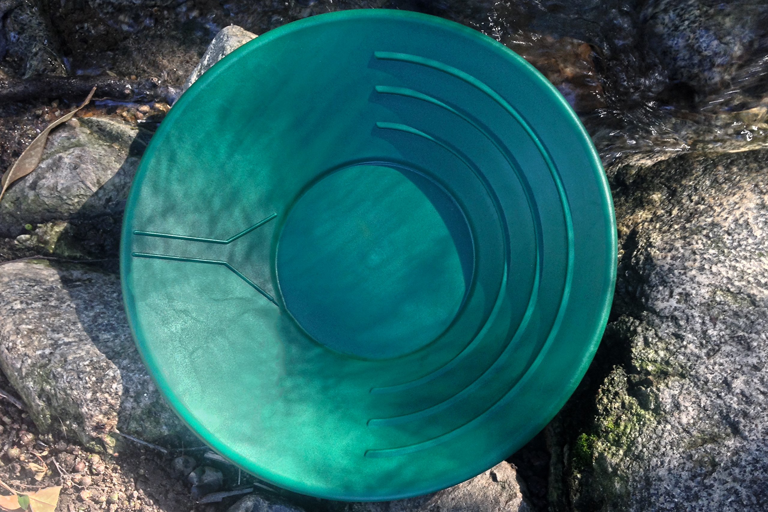 SE 14 Inch Gold Panning Pan Set - Three Riffles for Easier Mining and Prospecting, Green
