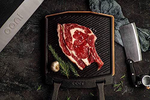 Ooni Dual-Sided Grizzler Plate - Reversible Cast Iron Pan - Cast Iron Skillet with Removable Handle - Cast Iron Griddle - Pre-Seasoned Oven Safe