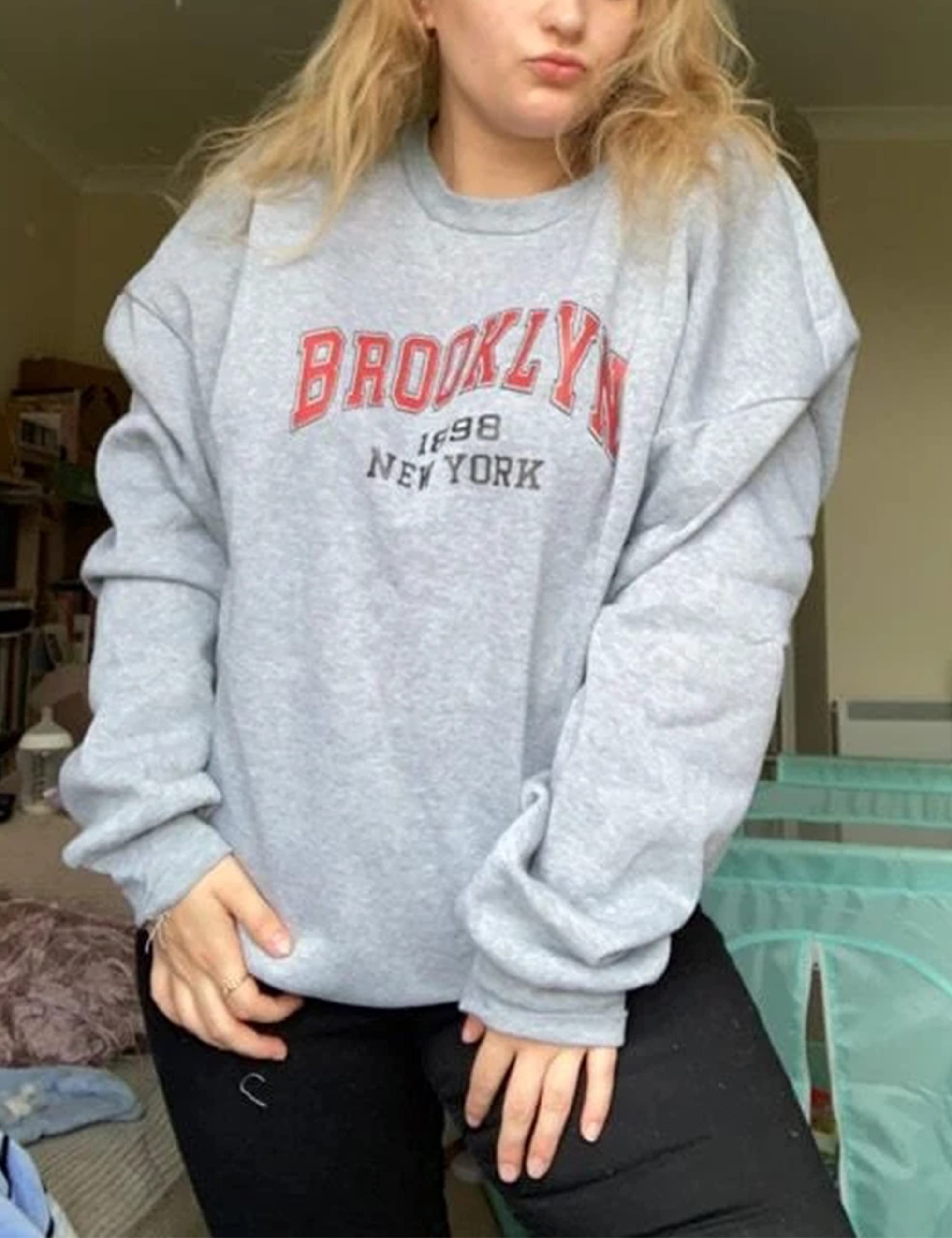 MISSACTIVER Women Oversized Brooklyn New York Letter Print Sweatshirt Crewneck Long Sleeve Drop Shoulder Fleece Pullover Tops (Medium, Grey)