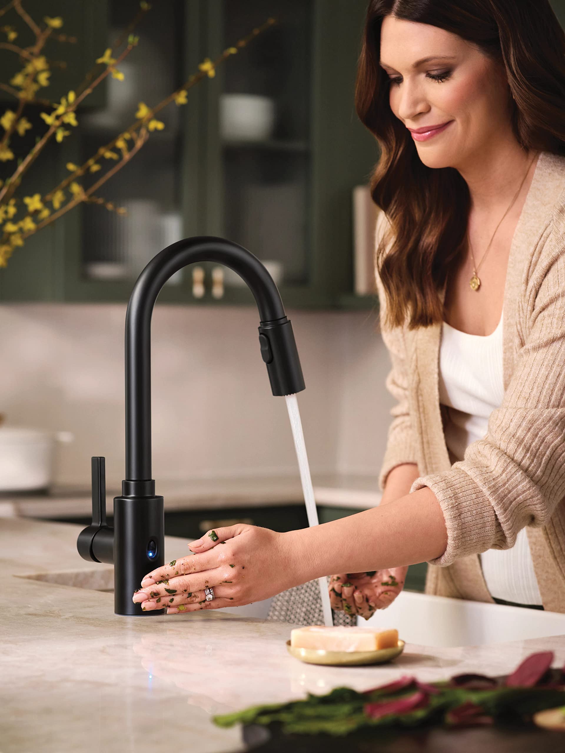 Moen 7882EWBL Genta LX Motionsense Wave Sensor Touchless One Handle High Arc Pulldown Modern Kitchen Faucet Featuring Power Clean, Matte Black