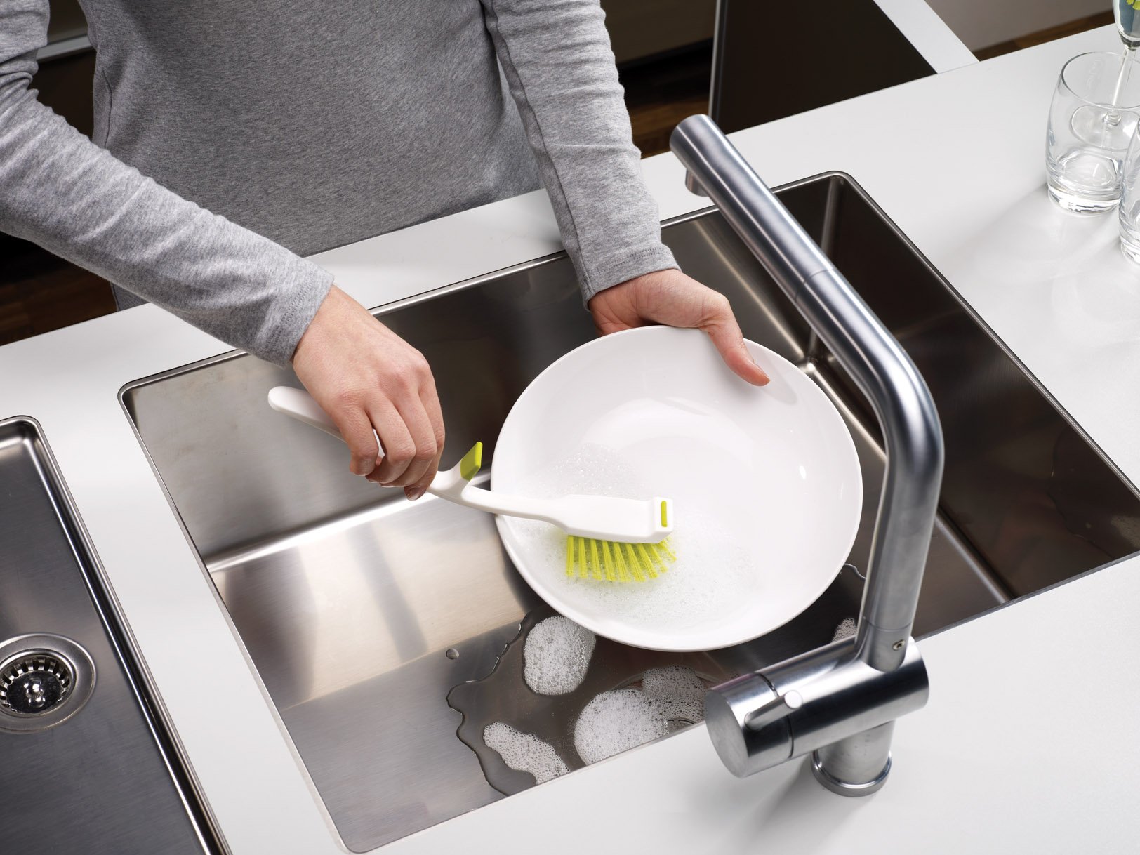 Joseph Joseph Edge Dish Brush with Integrated Sink Rest, Green