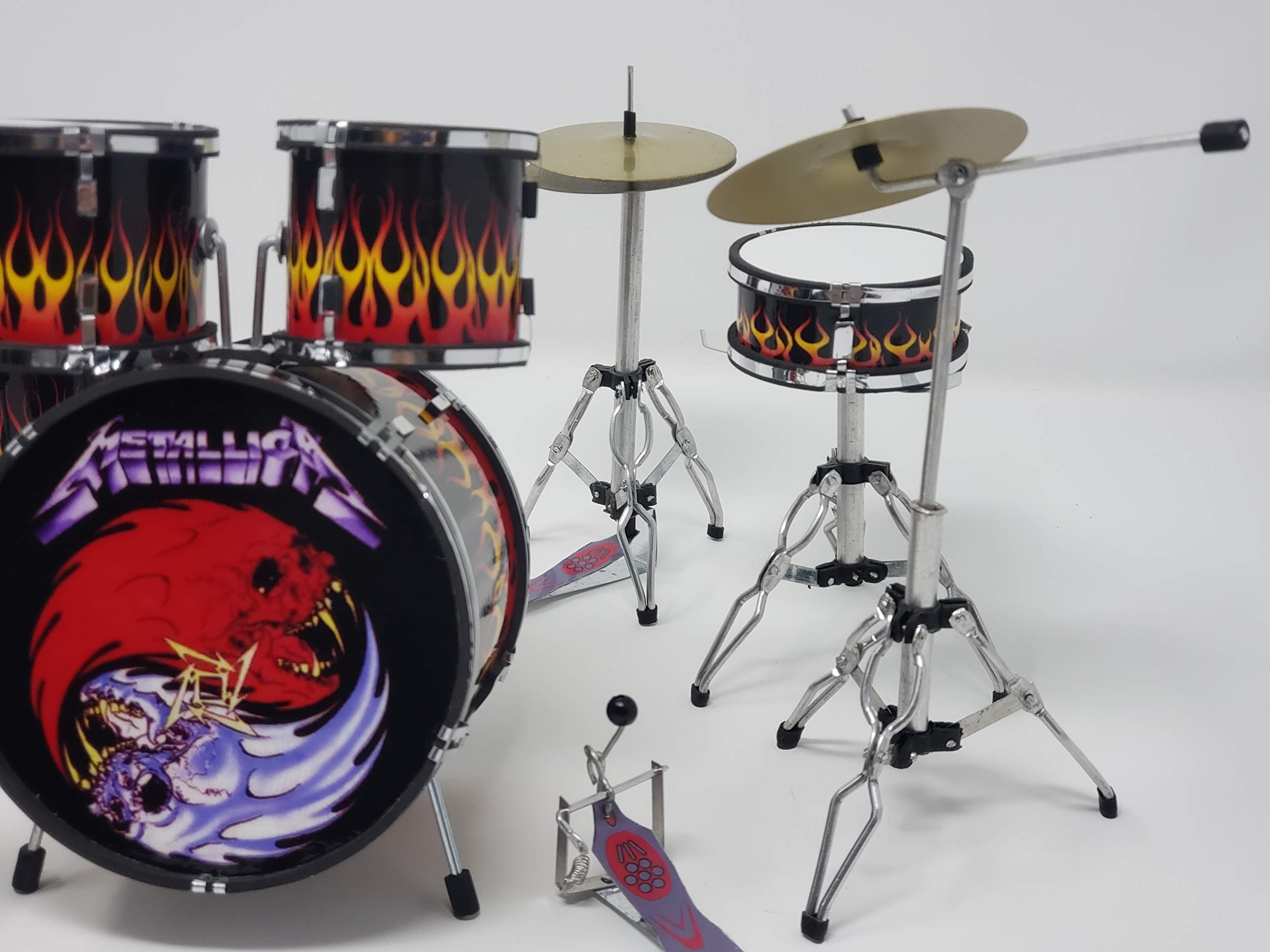Lars Ulrich METALLICA miniature drum set. Excellent details. Mini drum