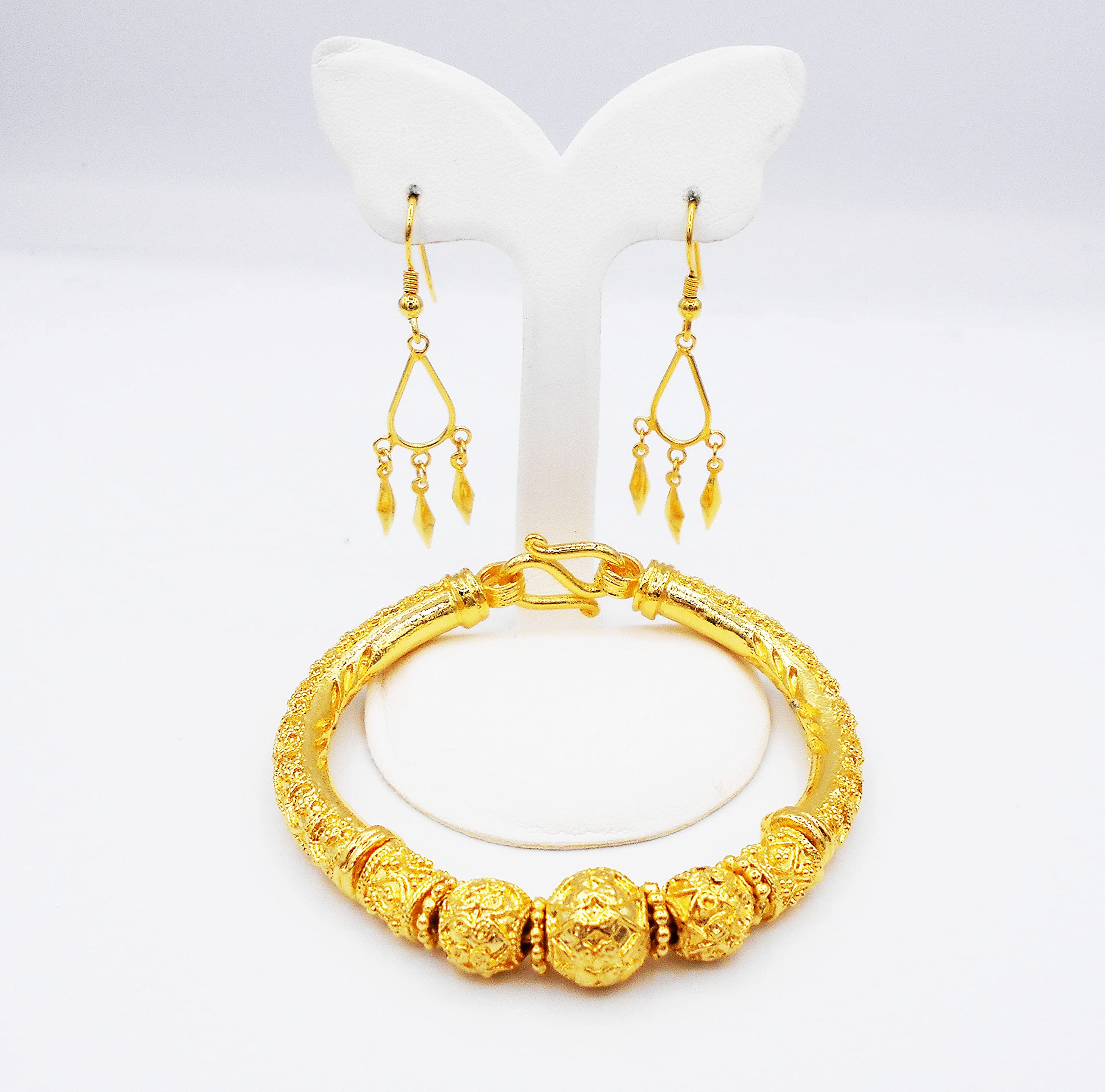 Lai Thai Gold Plated Bangle 24k Thai Baht Yellow Gold Filled Bracelet Size 6.5 Inch and Earrings 1 Pair