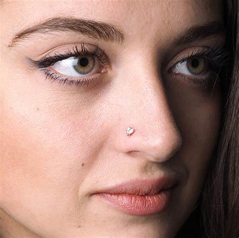 QWALIT Gold Nose Studs Nose Rings Studs 20g Nose studs for Women Nose Piercings Surgical Steel Nose Stud L Shaped 20 gauge