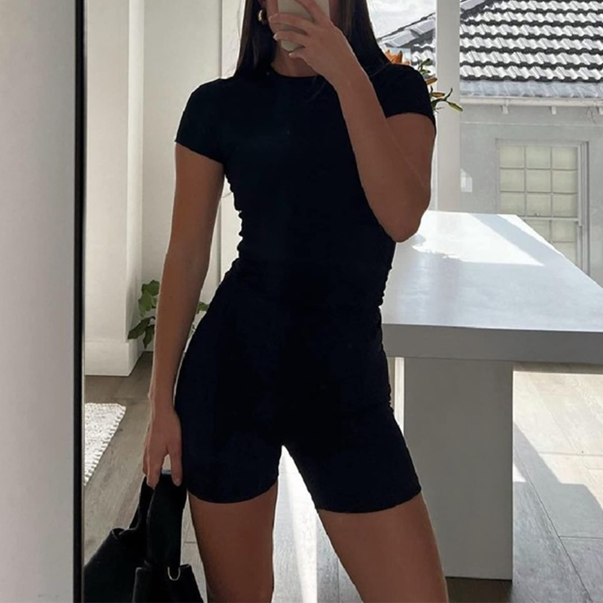 SAFRISIOR Women Basic Round Neck Short Sleeve T-Shirt Solid Form Fit Workout Yoga Athletic Sports Tee Shirt Casual Top Black