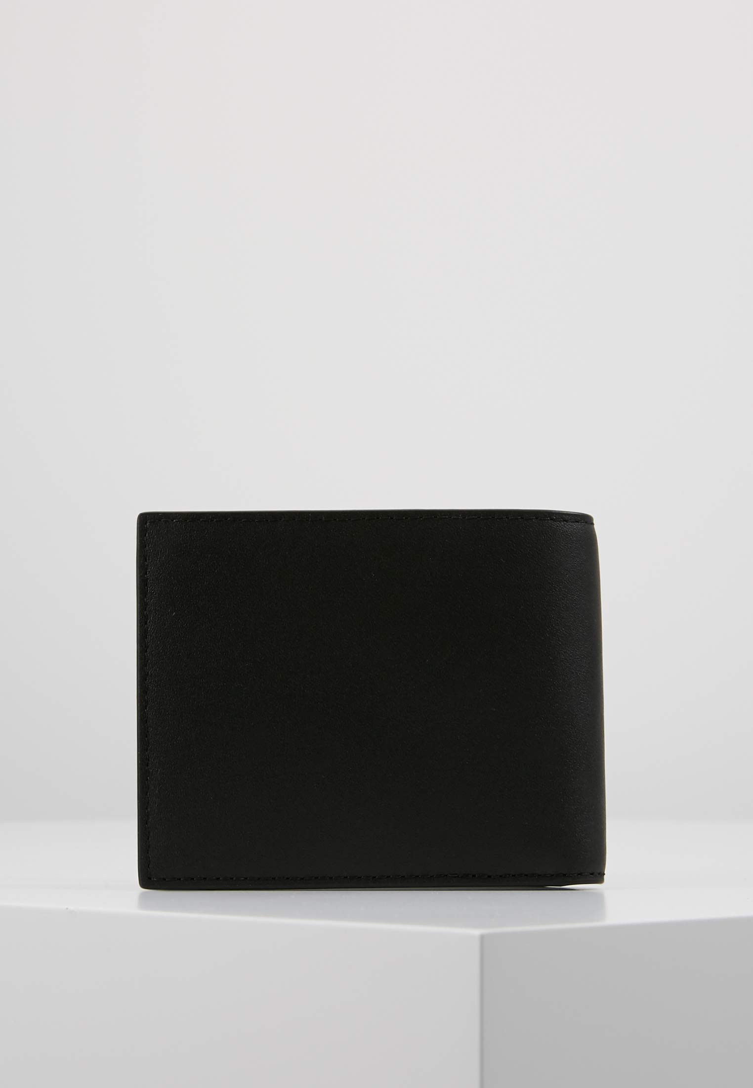 Lacoste NH1115FG000 Mens Fitzgerald Small Billfold Wallet Wallet, Black, One Size